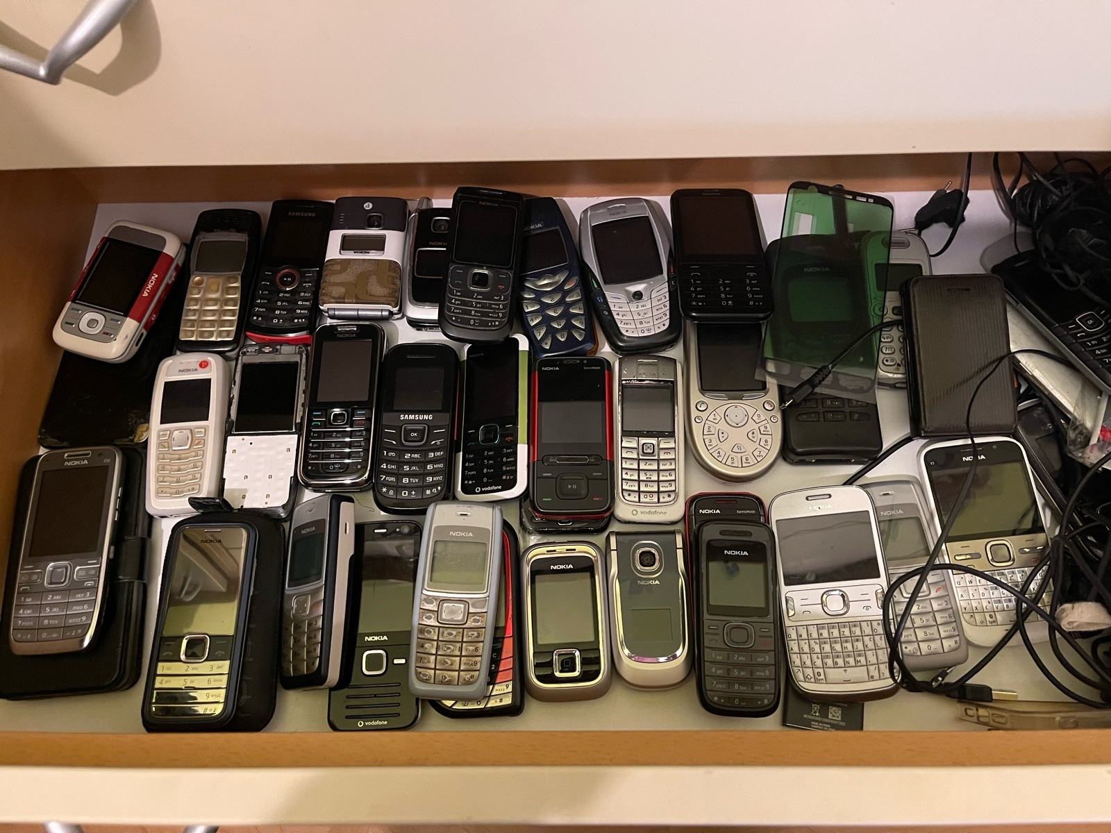 Telefoni
