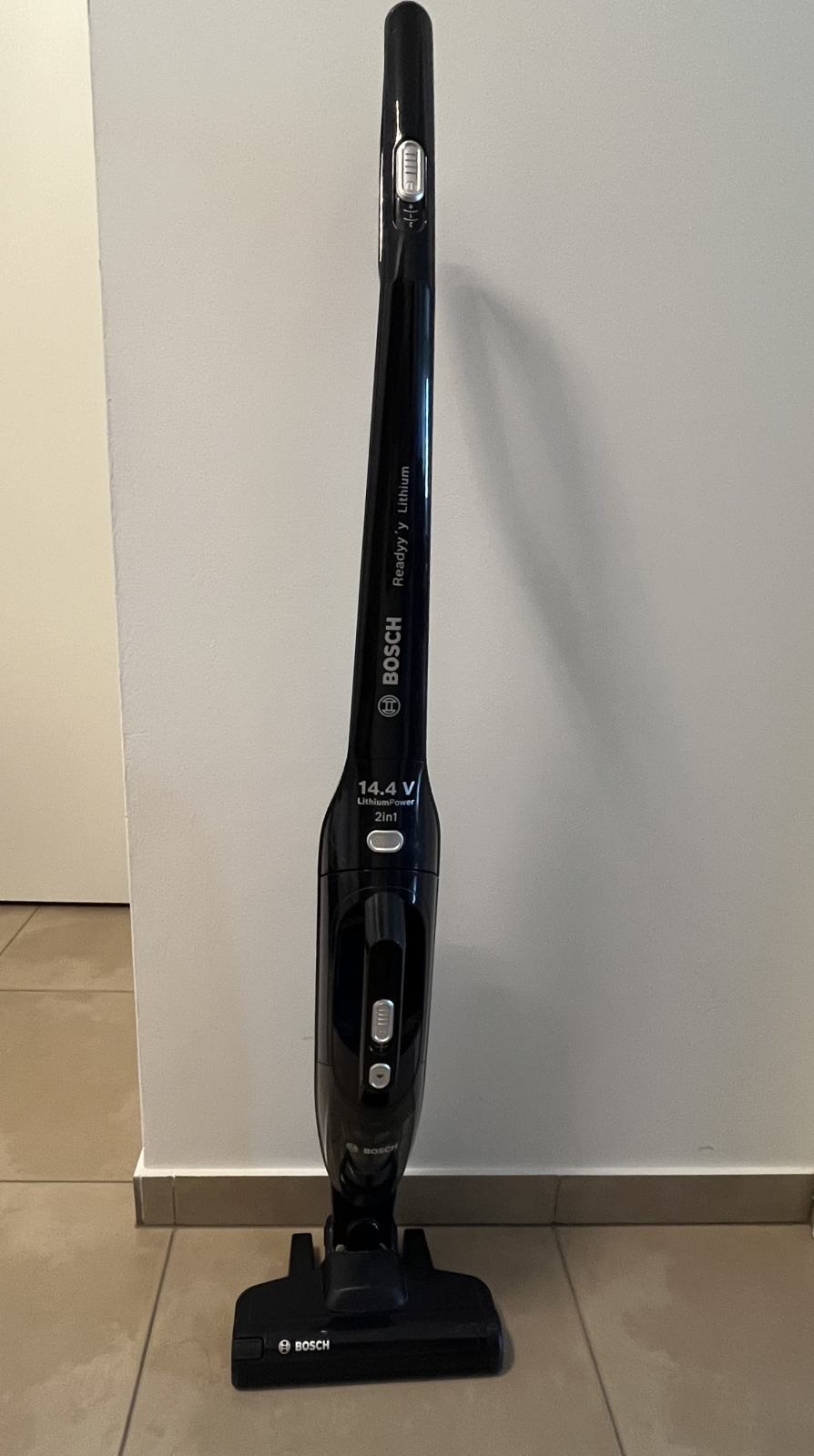 Bosch brezžični sesalec 2 v 1