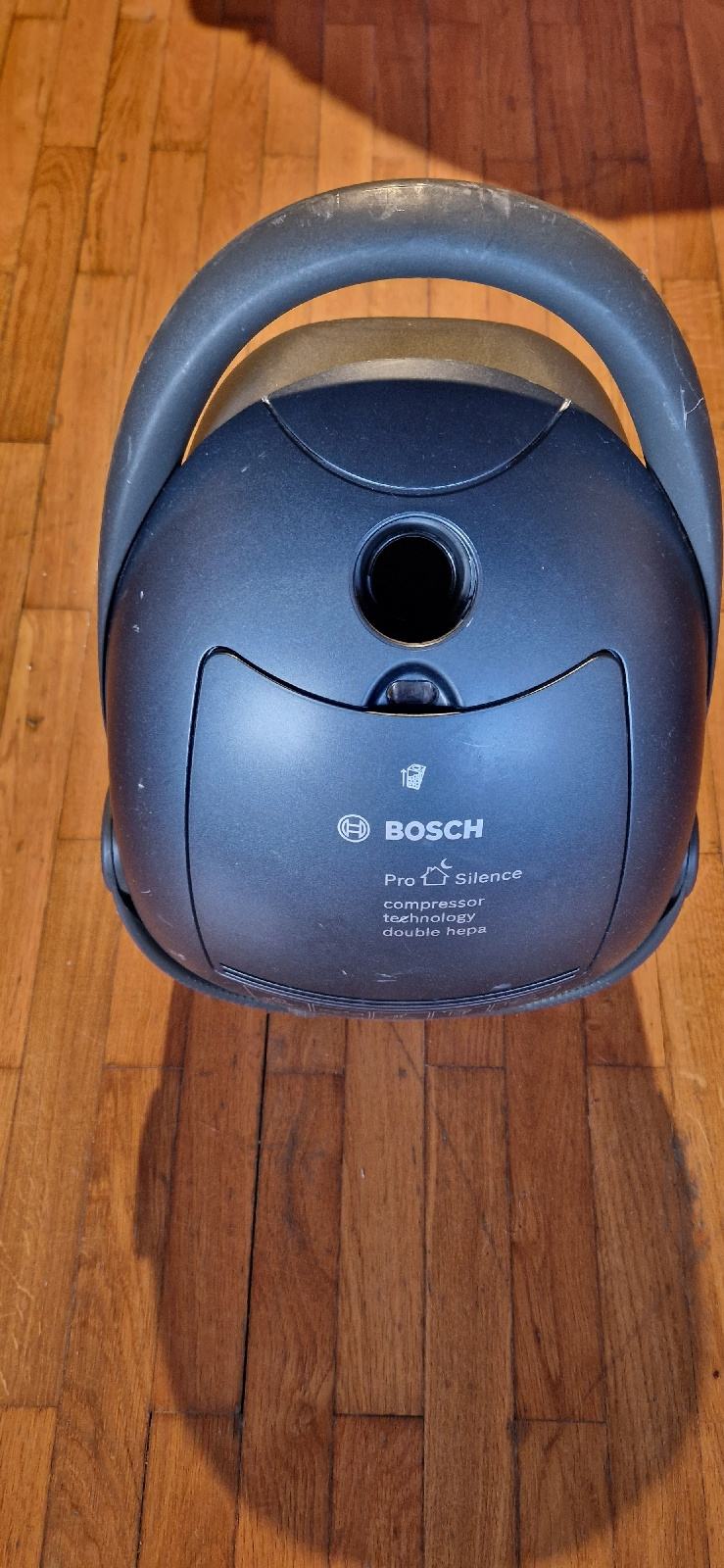 Sesalec Bosch sesalna cev