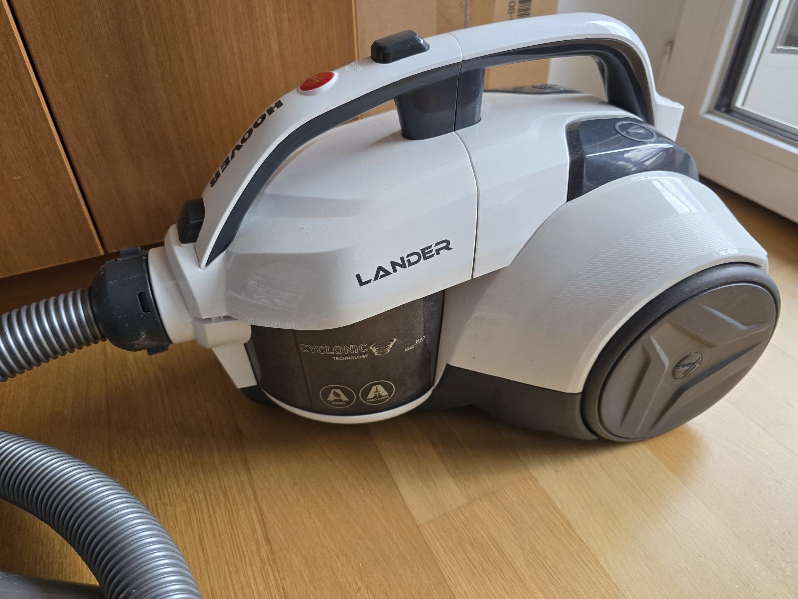 Sesalec HOOVER LANDER CYCLONIC