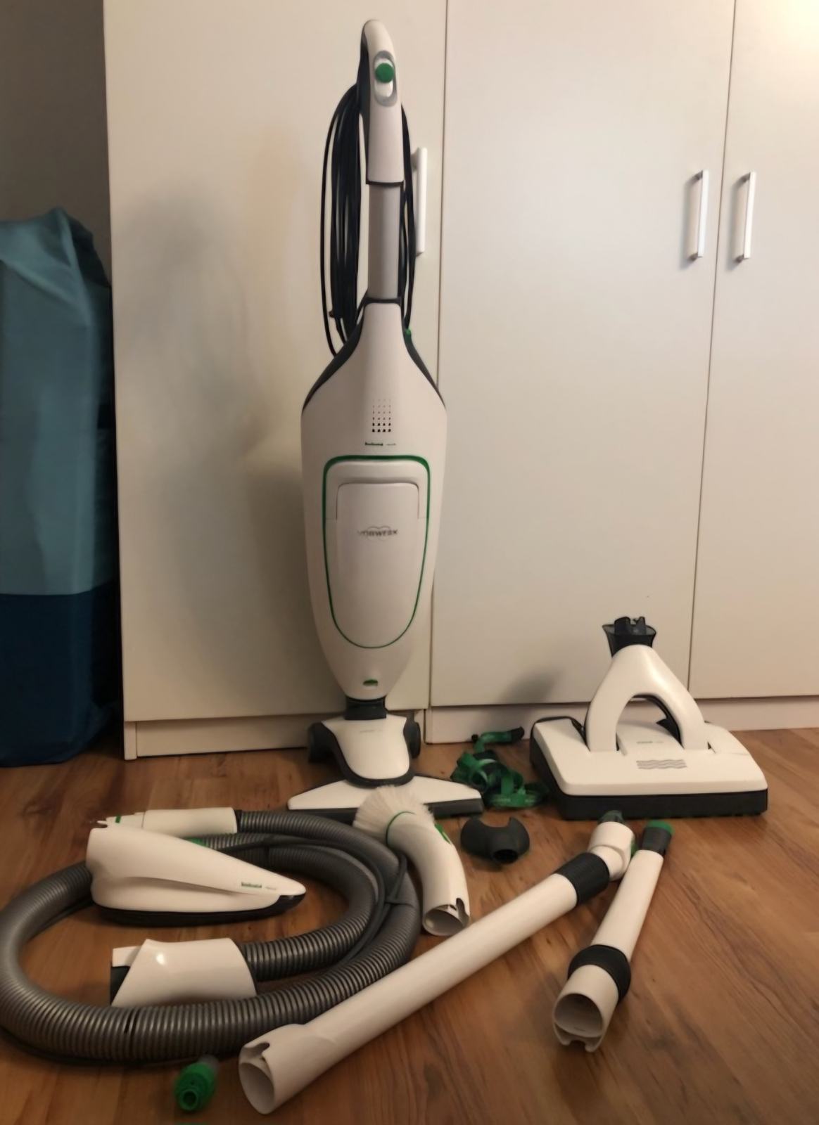 Sesalec Vorwerk VK200 + SP600