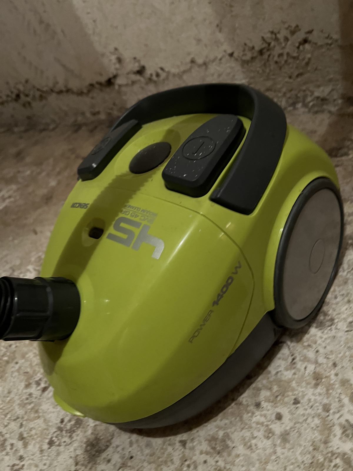 Sesalnik 1400W