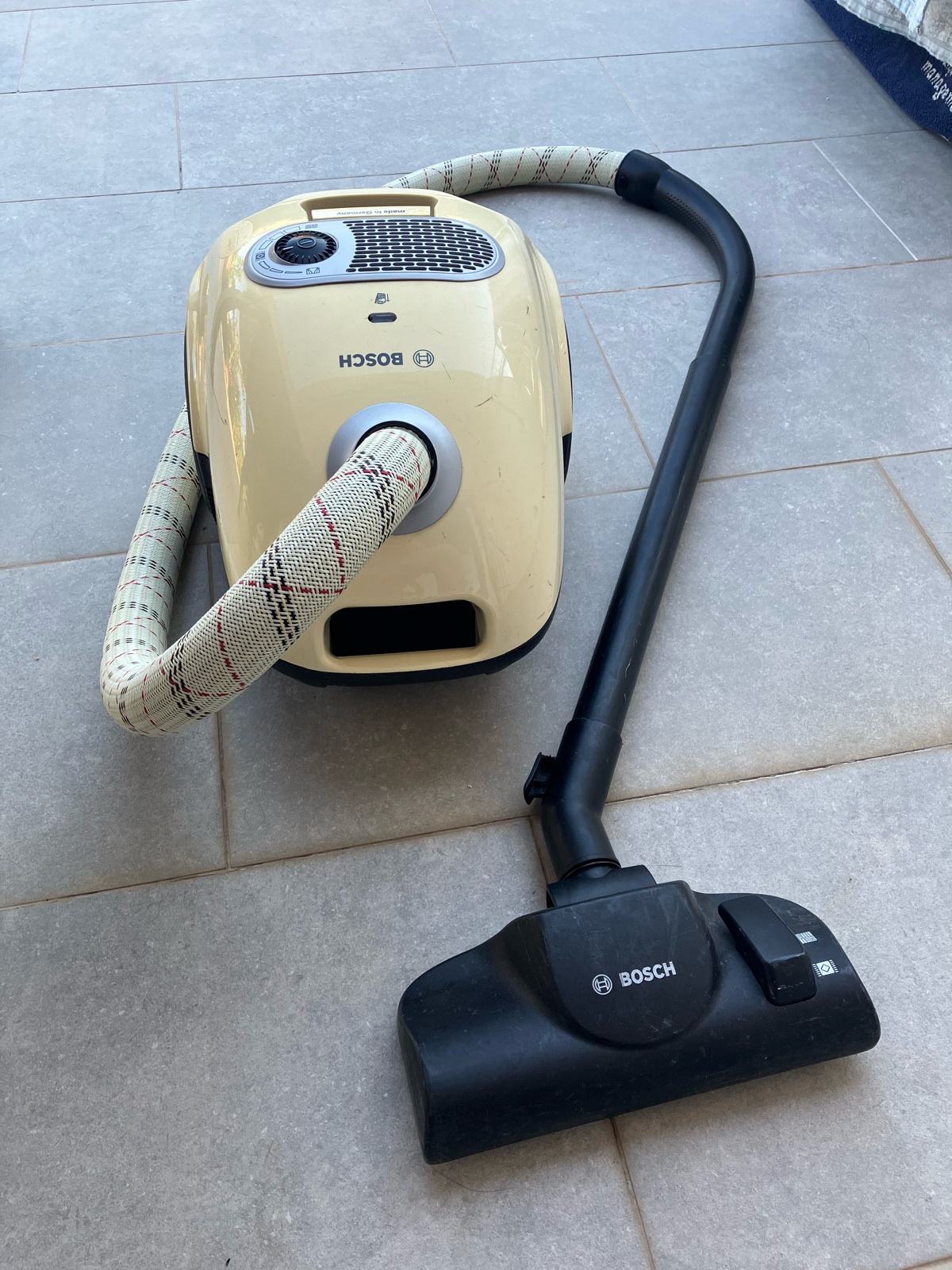 Sesalnik Bosch Move1-mini+ komplet 4 vrečke
