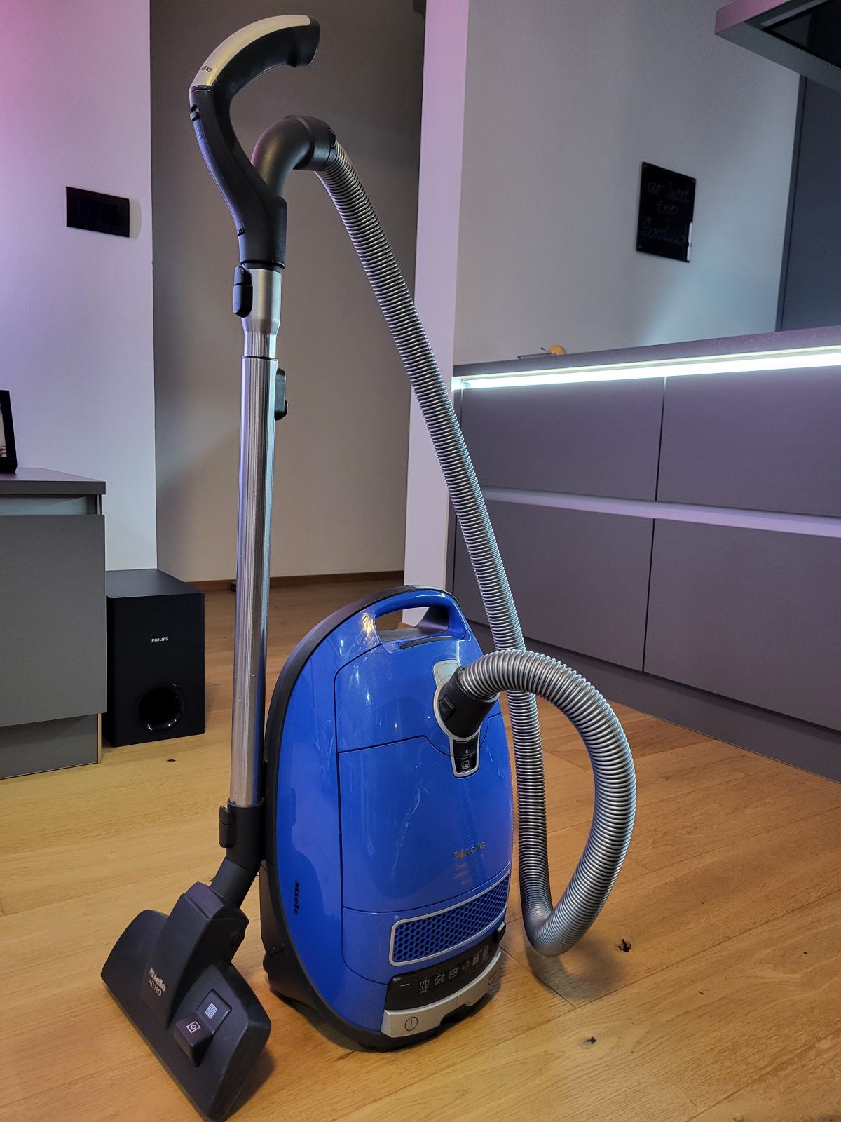 Sesalnik Miele Complete C3 Comfort Edition EcoLine - KOT NOV