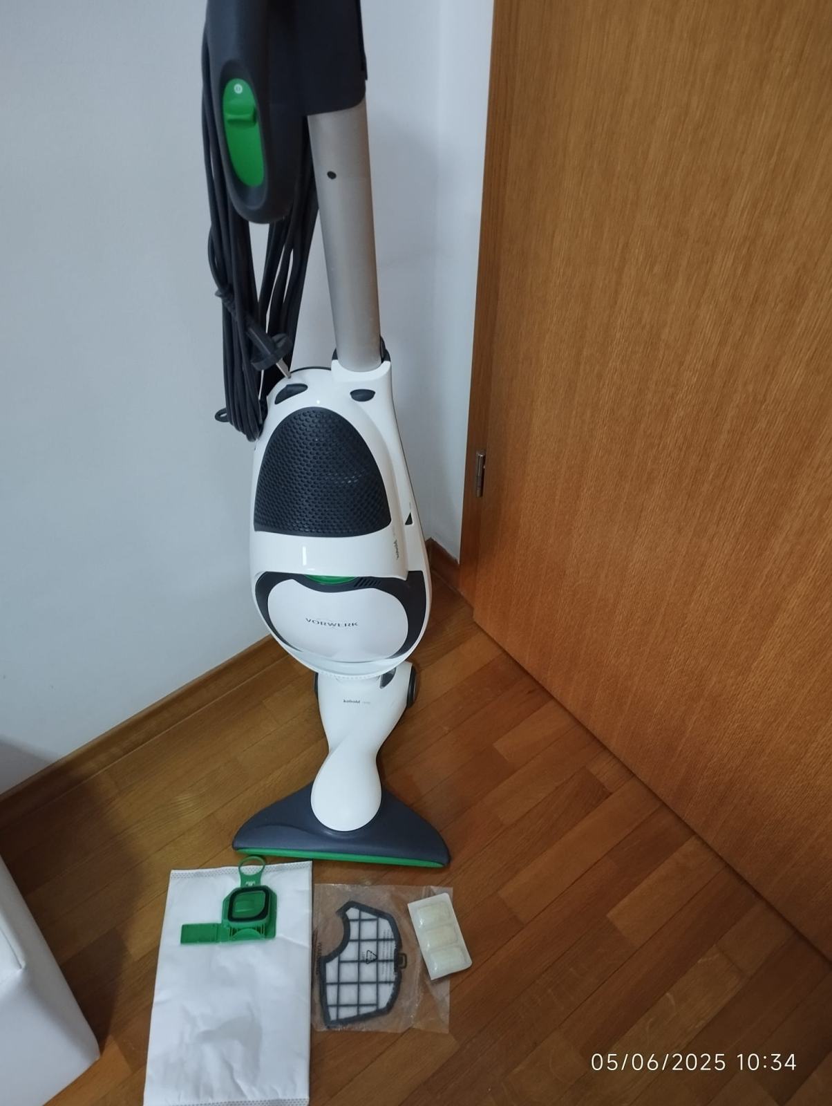 VORWERK VK 150 + NAVADNA NOVA METLA IN NOVI FILTRI Z VRECKO