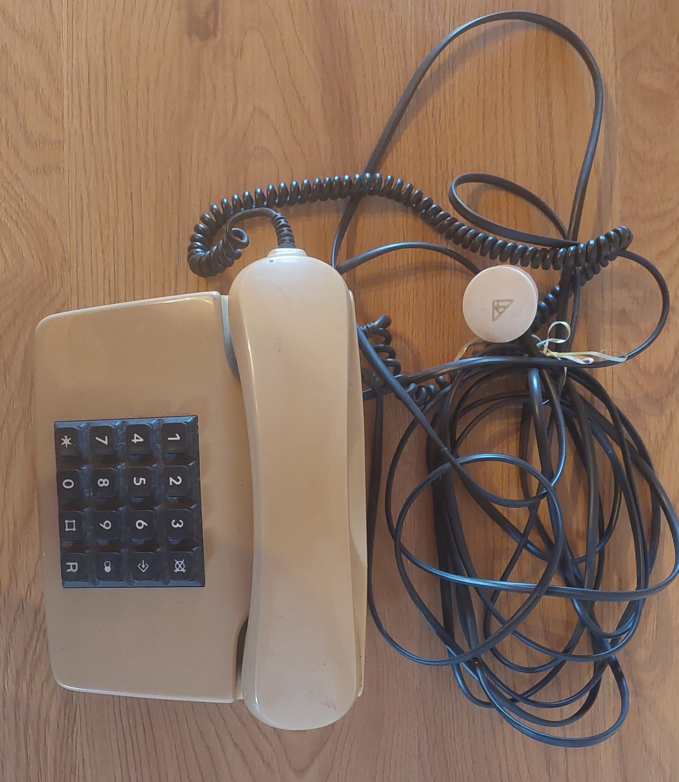 KLASIČNI RETRO TELEFON