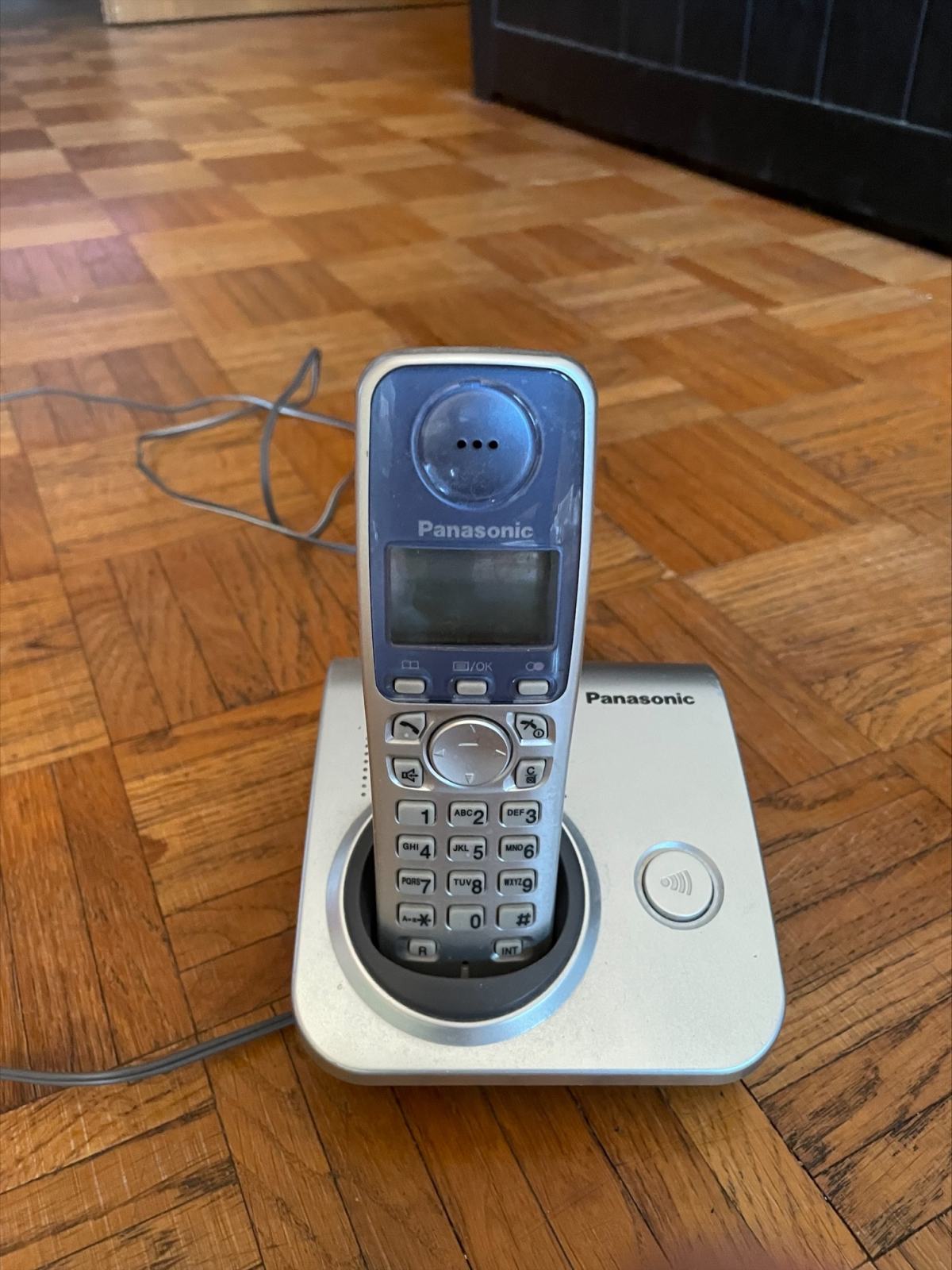 Prodam PANASONIC brezžični telefon KX-TG7200