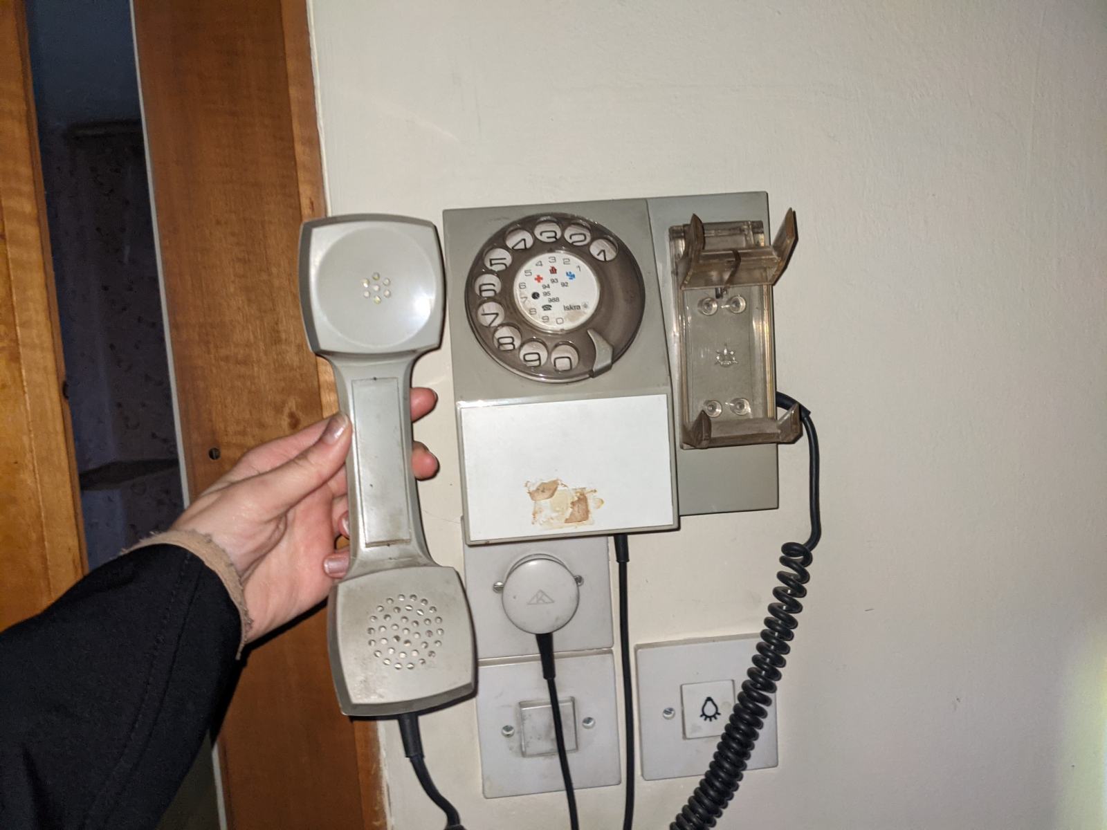 Vintage ISKRA stacionarni telefon Comet