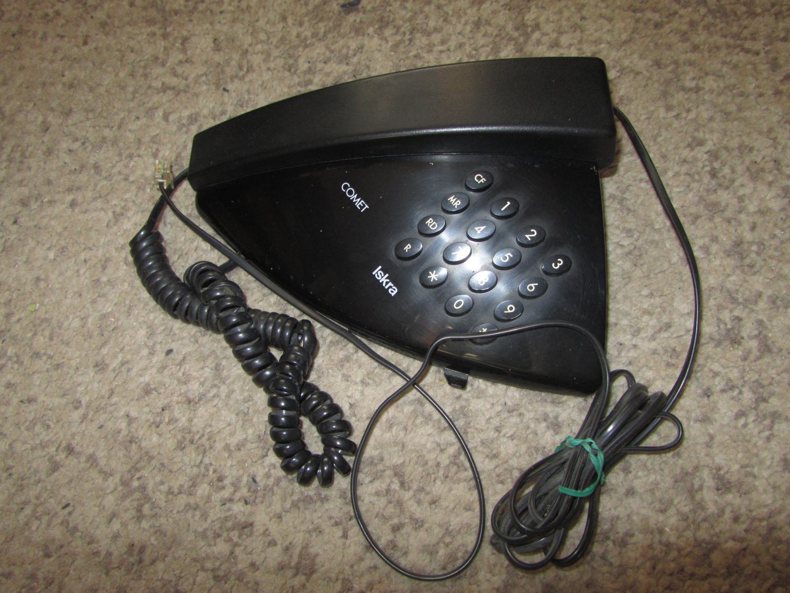 Vrvični stacionarni telefon ISKRA Comet