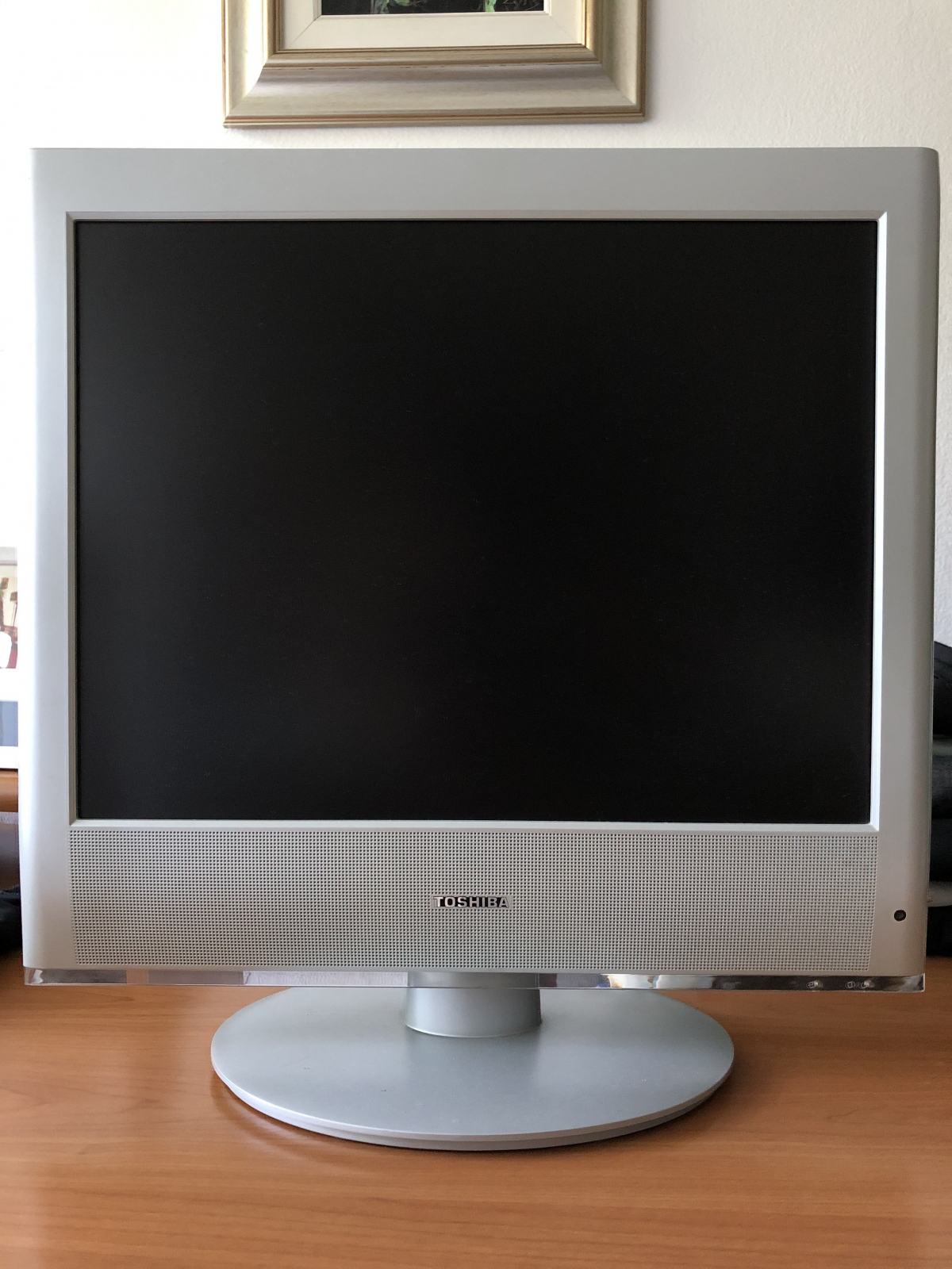 Podarim Toshiba monitor