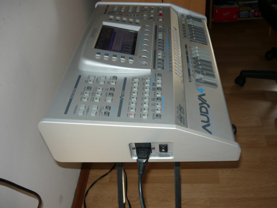 Ketron Audya 4, aranžer-sempler - modul, SSD disc, flight case