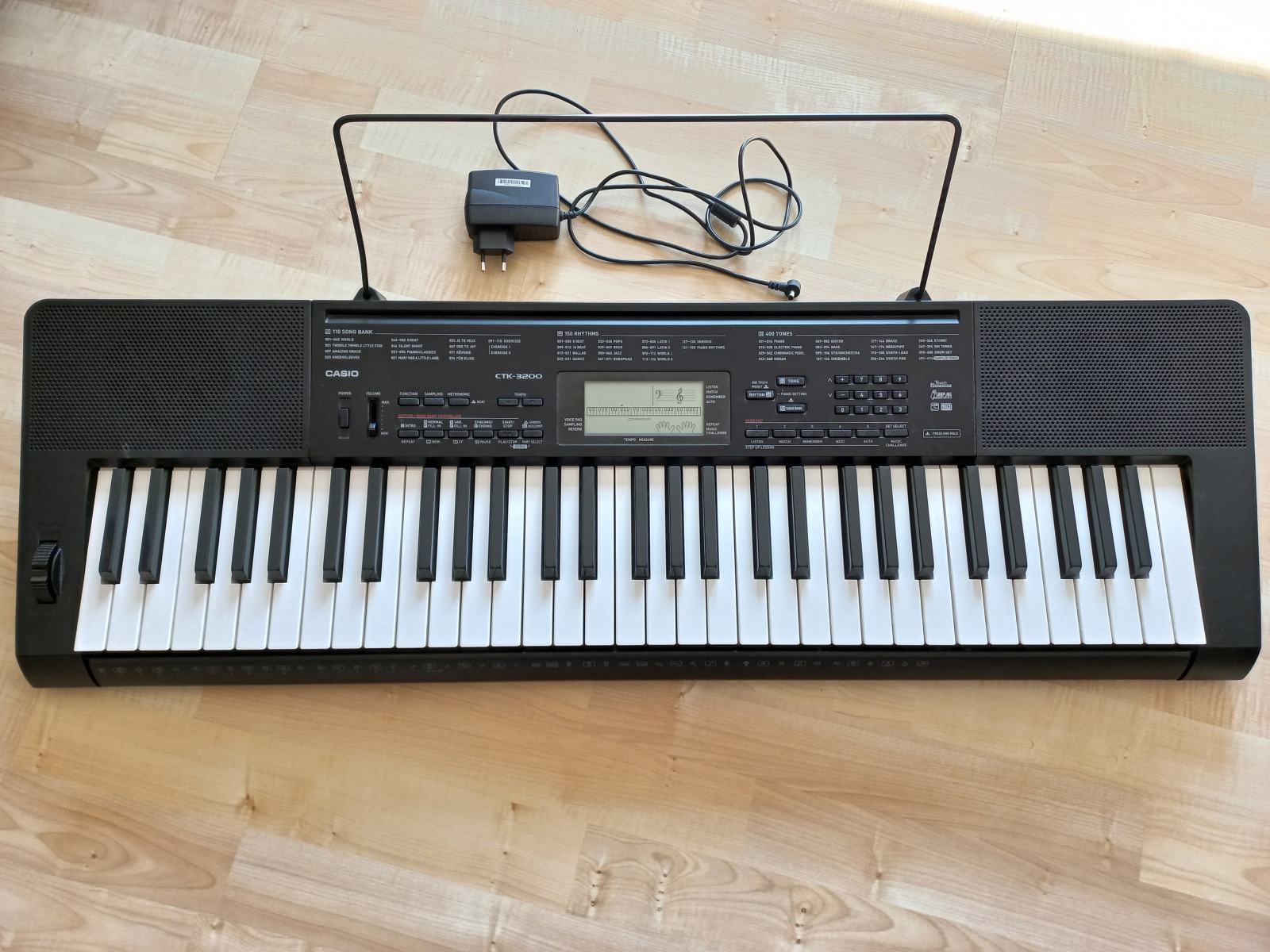 CASIO CTK-3200, elektronska klaviatura - ODLIČNO ohranjeno