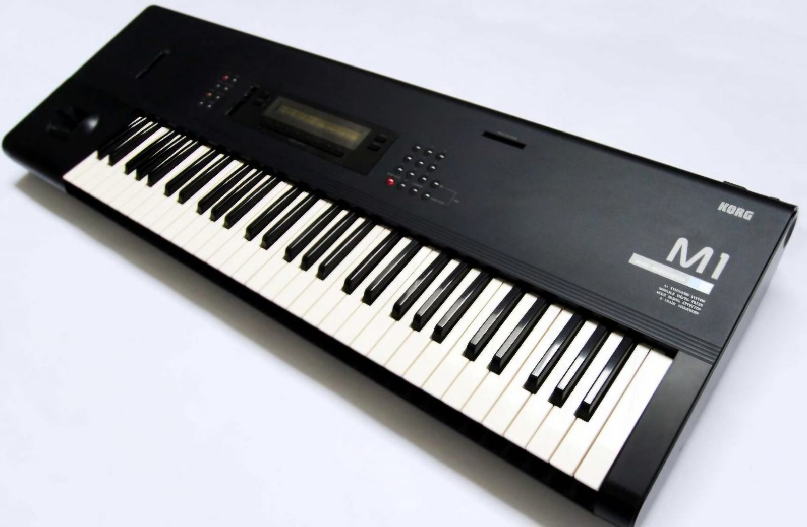 KORG M1