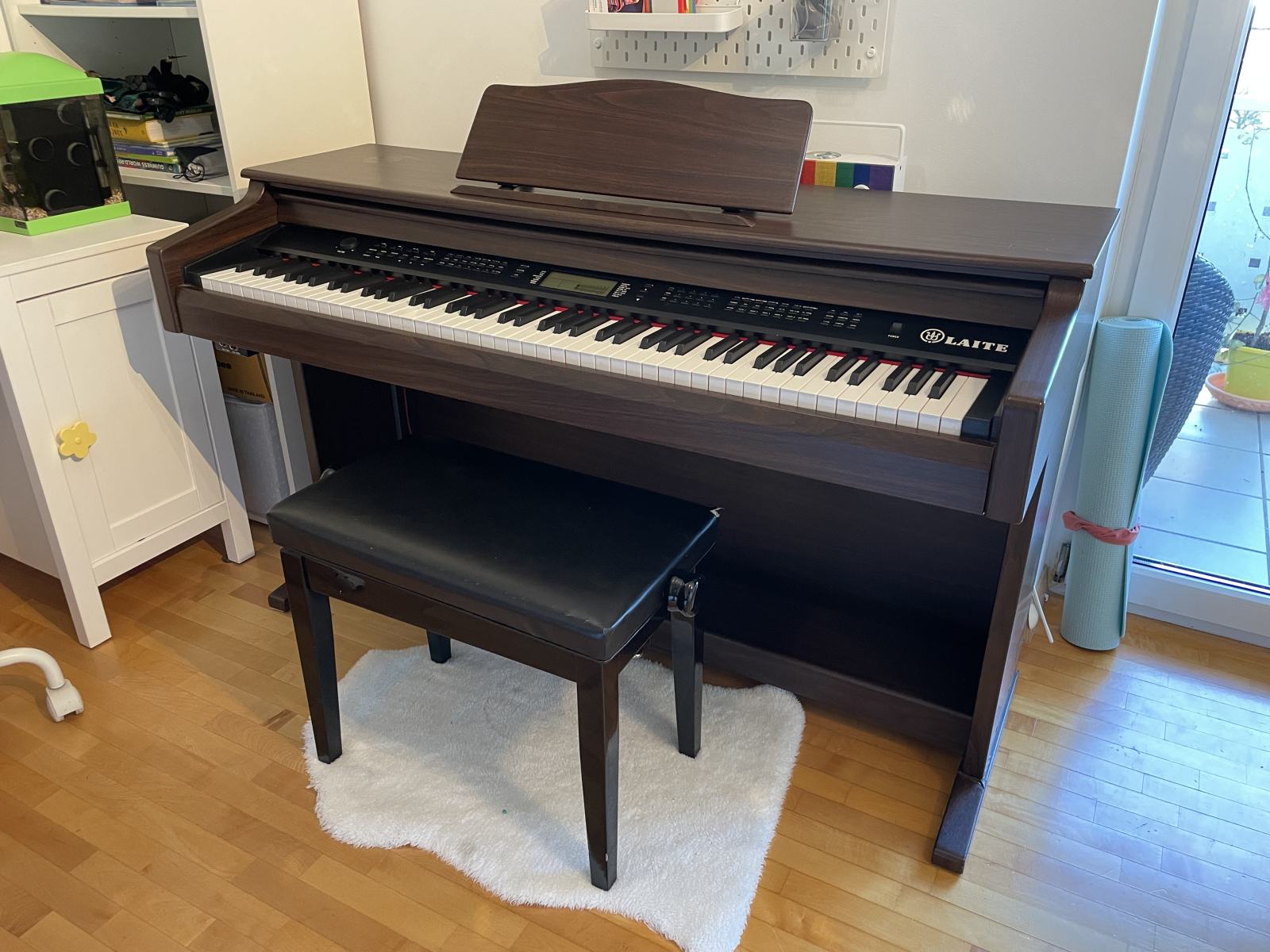 LAITE LTDP-A-03 digitalni električni pianino s spremljavami + stol