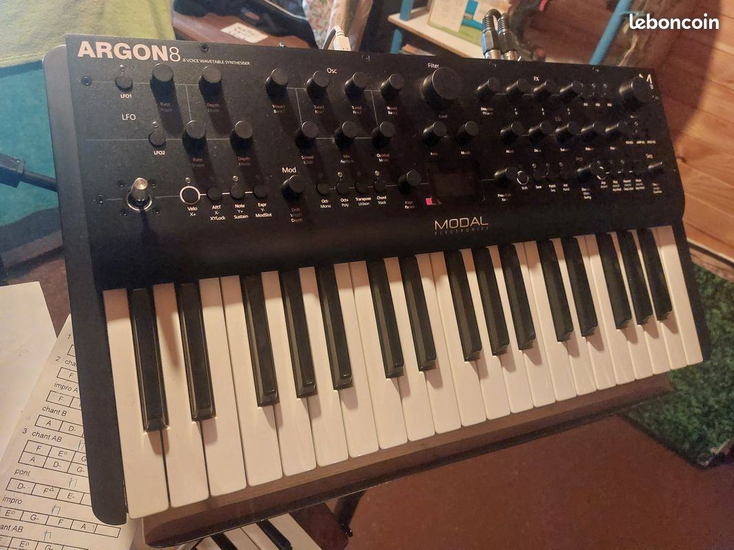 Modal Argon 8 klaviatura synth + torba + decksaver