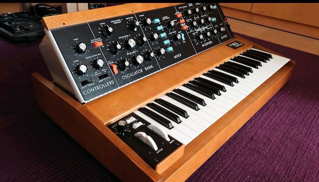 Moog Minimoog Model D