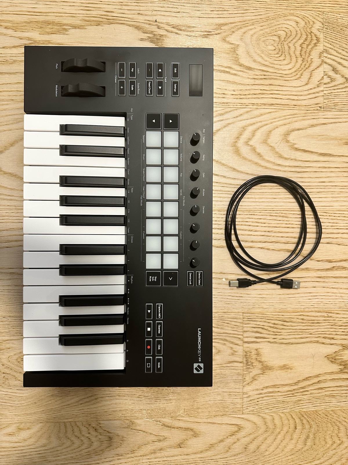 Novation launchkey 25