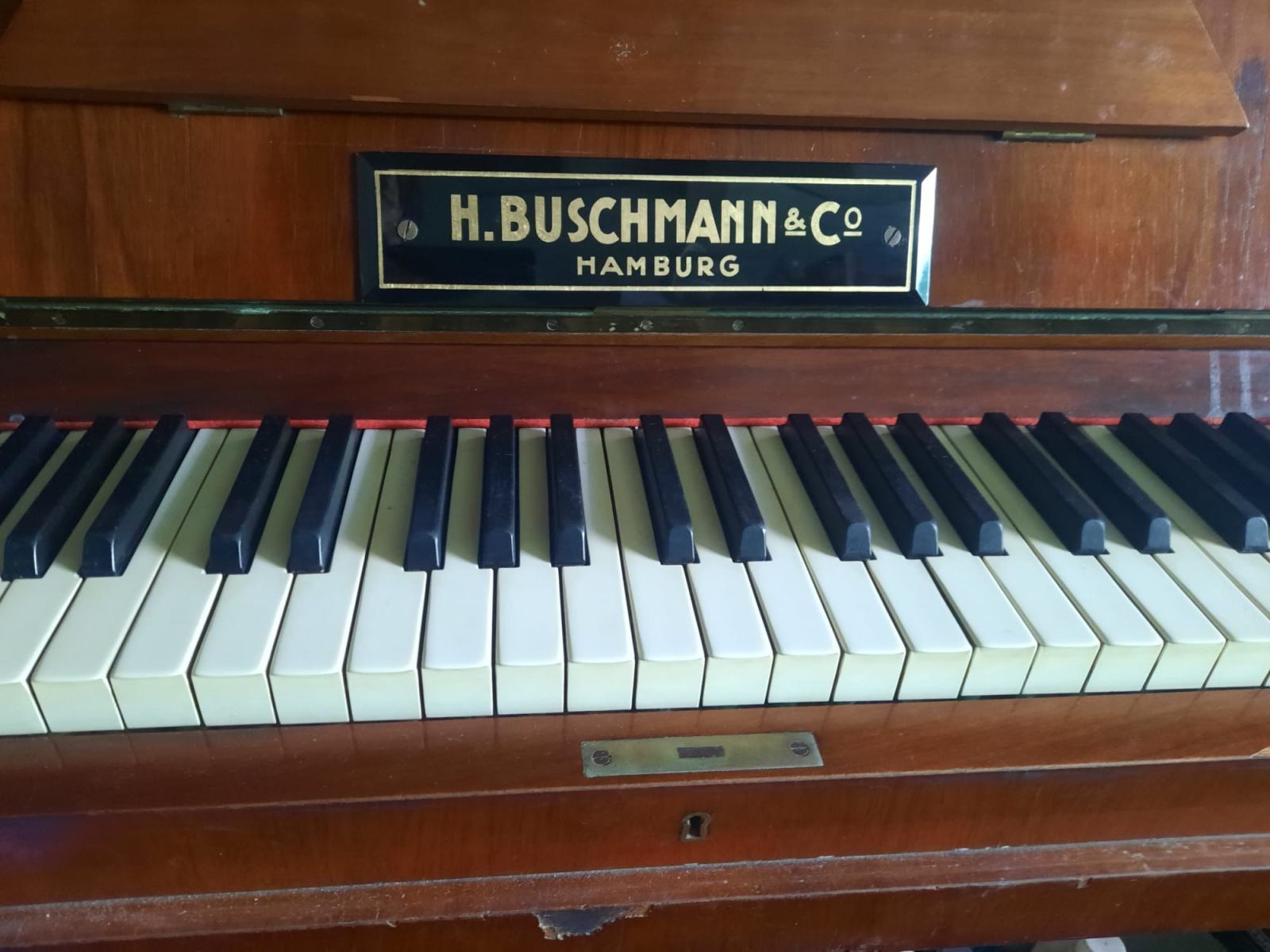 Pianino H. BUSCHMANN & CO HAMBURG