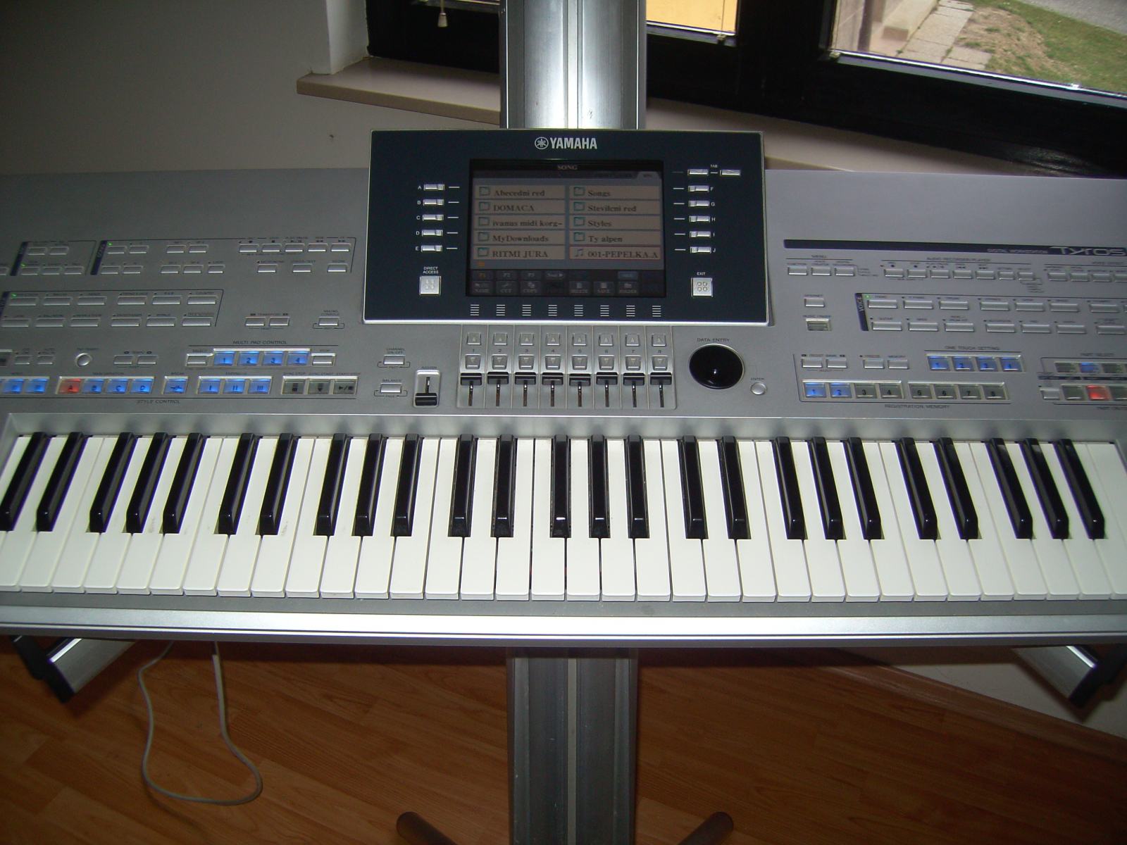 profi klavjaturo yamaha tayros 4