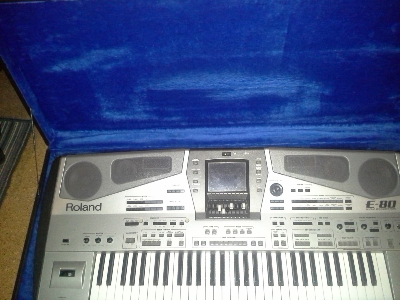 Roland E-80,odlicno ohranjen