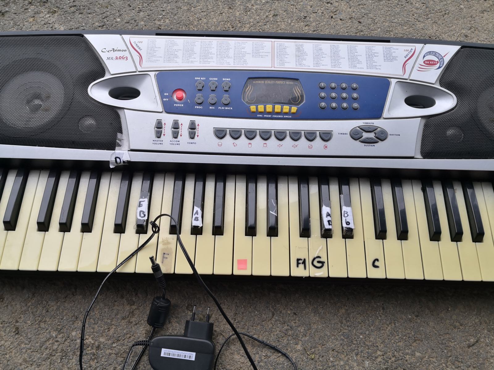 Sintisajzer C. Aemon MK-2063, klaviatura, sintisaizer