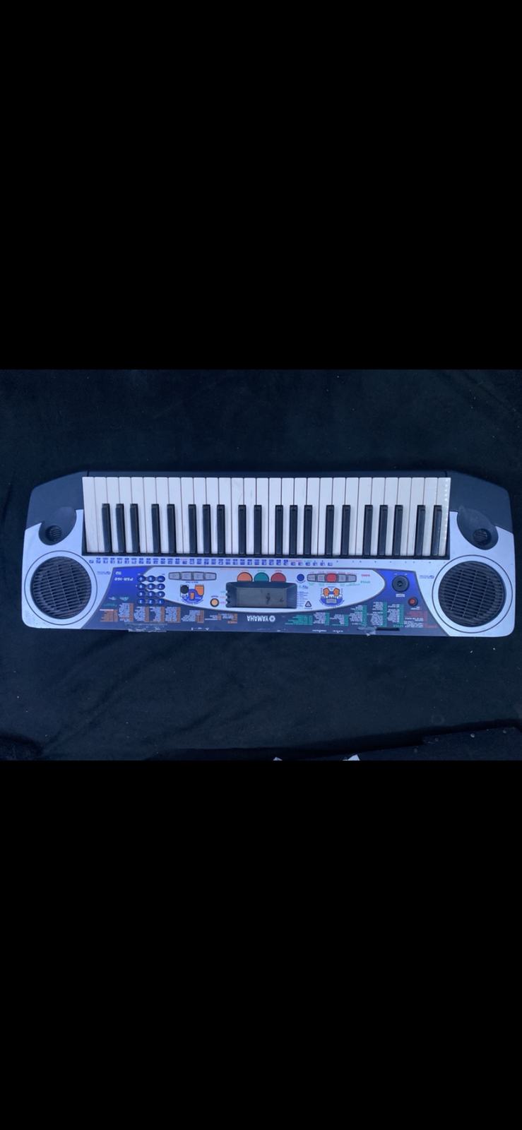 delujoca yamaha psr 160