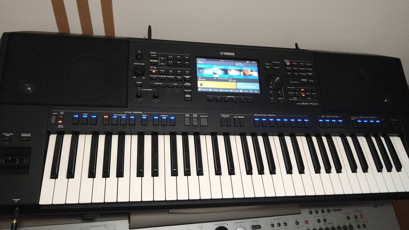 Yamaha PSR-SX700