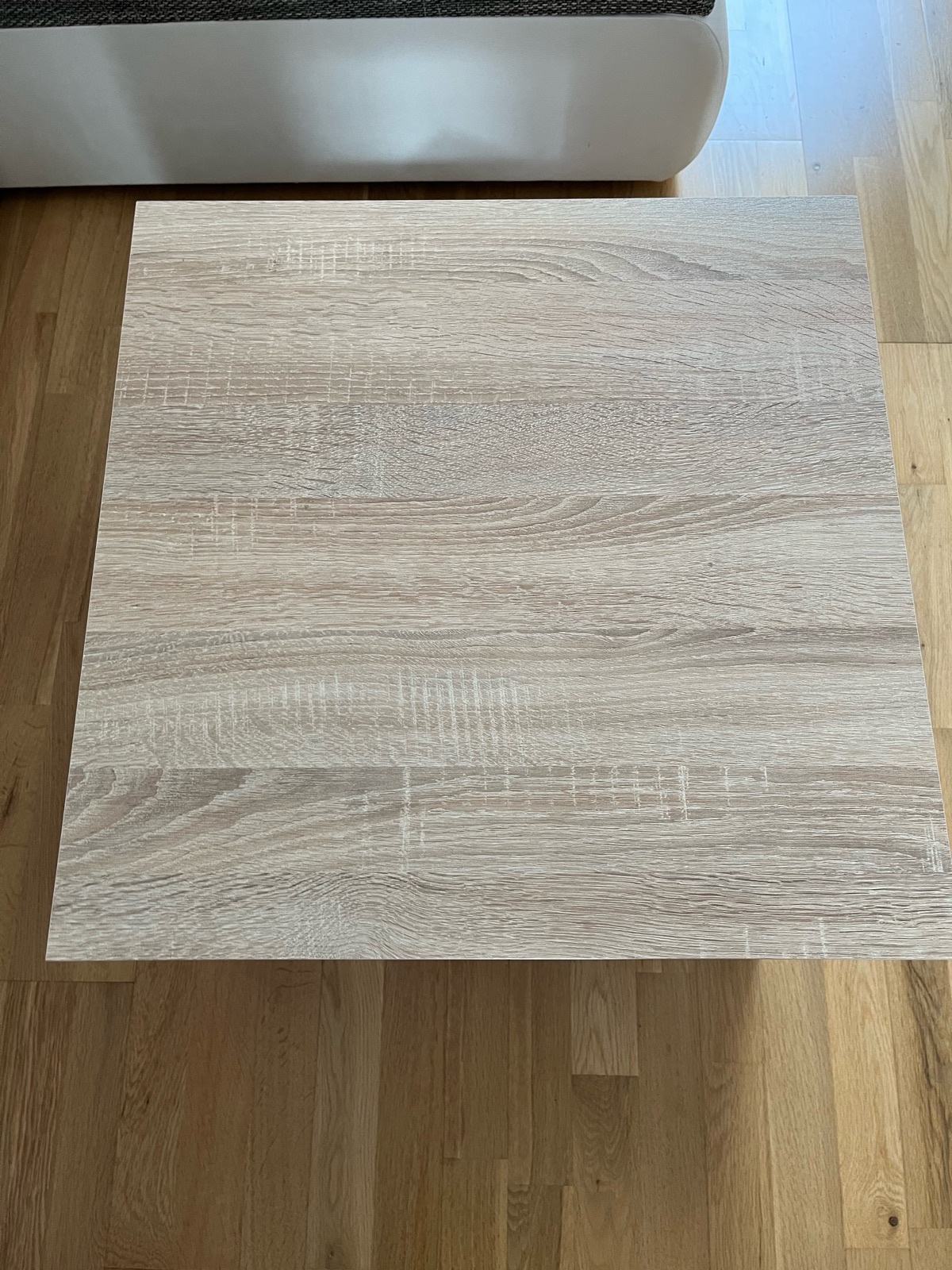 Klubska mizica hrast