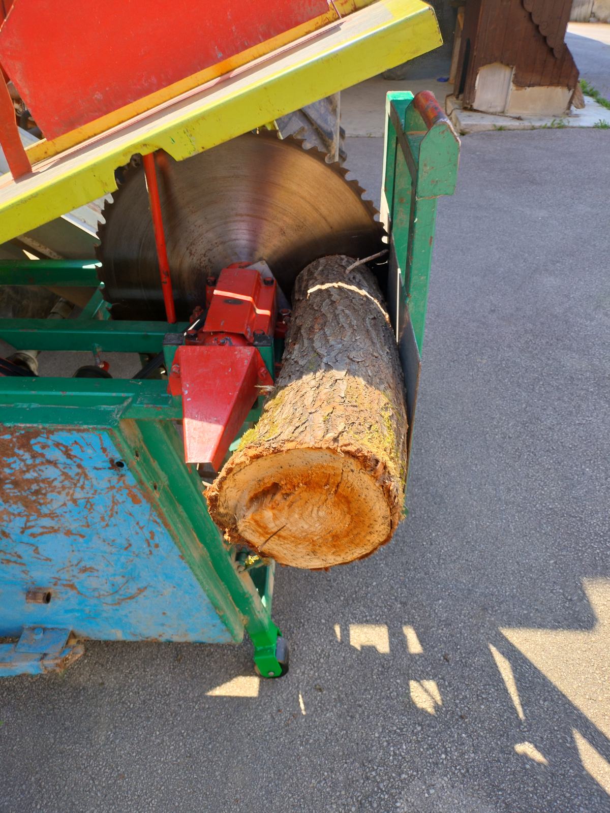 Cirkular s trakom in cepilcem