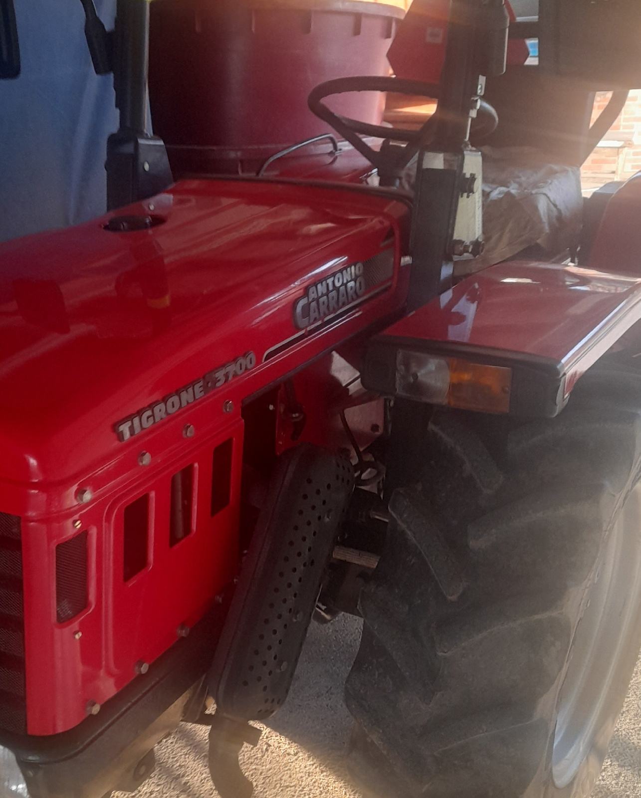 Kupim traktor Agt,antonio carraro,carraro