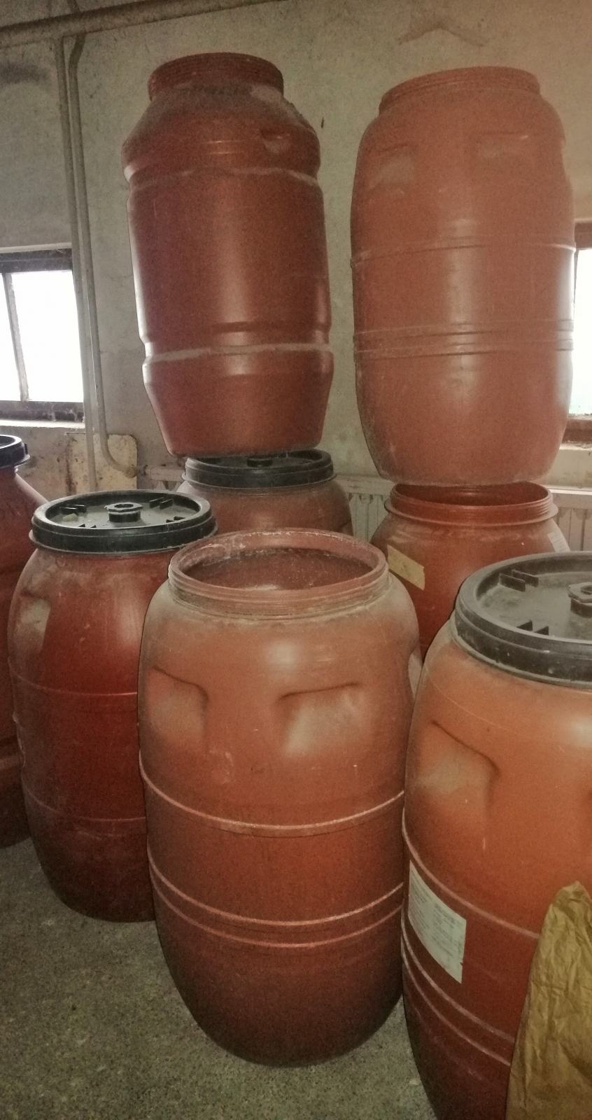 Plastičen sod 220l
