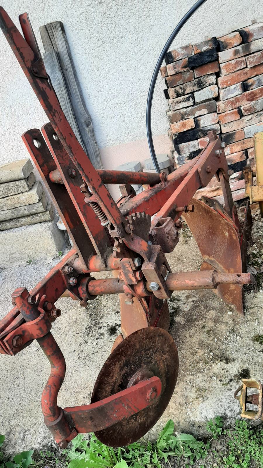 prodam plug za oranje