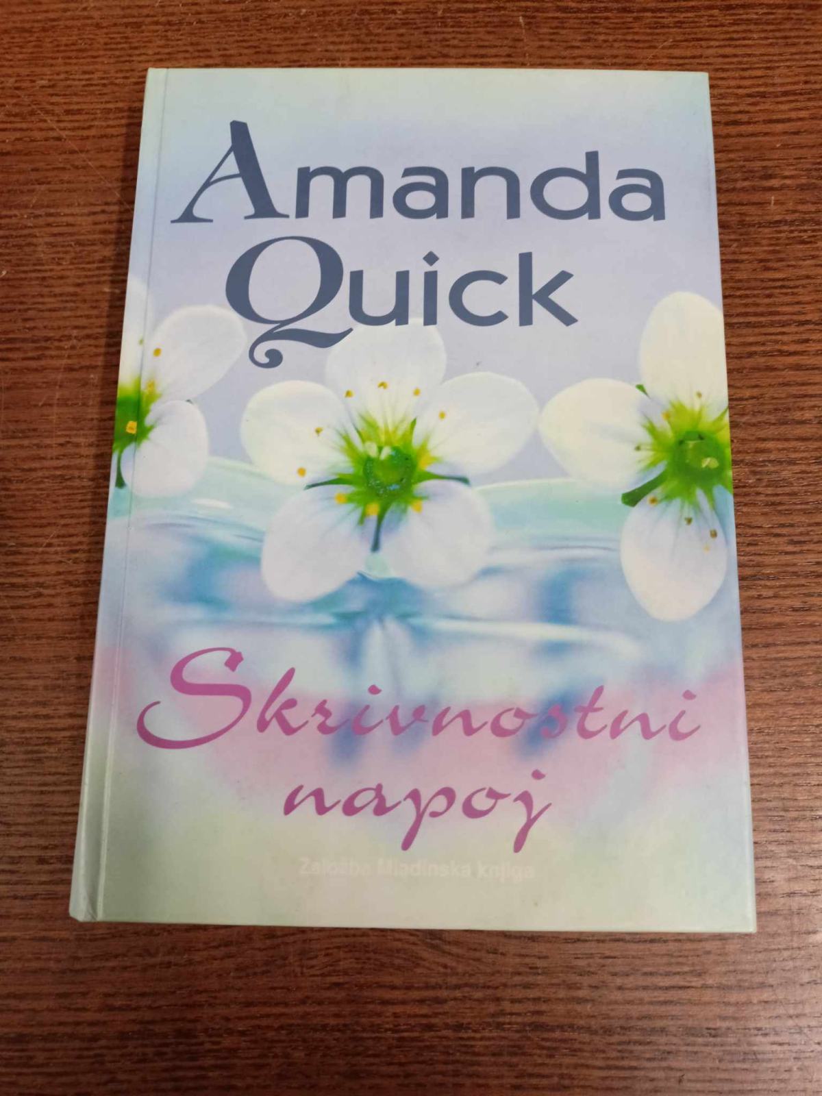AMANDA QUICK SKRIVNOSTNI NAPOJ