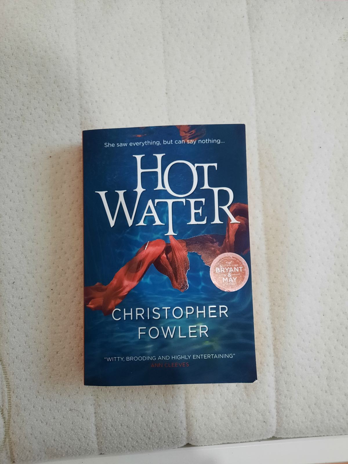 Christopher Fowler - Hot water