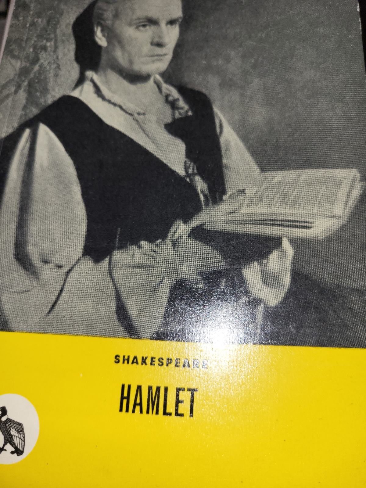 HAMLET W. SHAKESPEARE