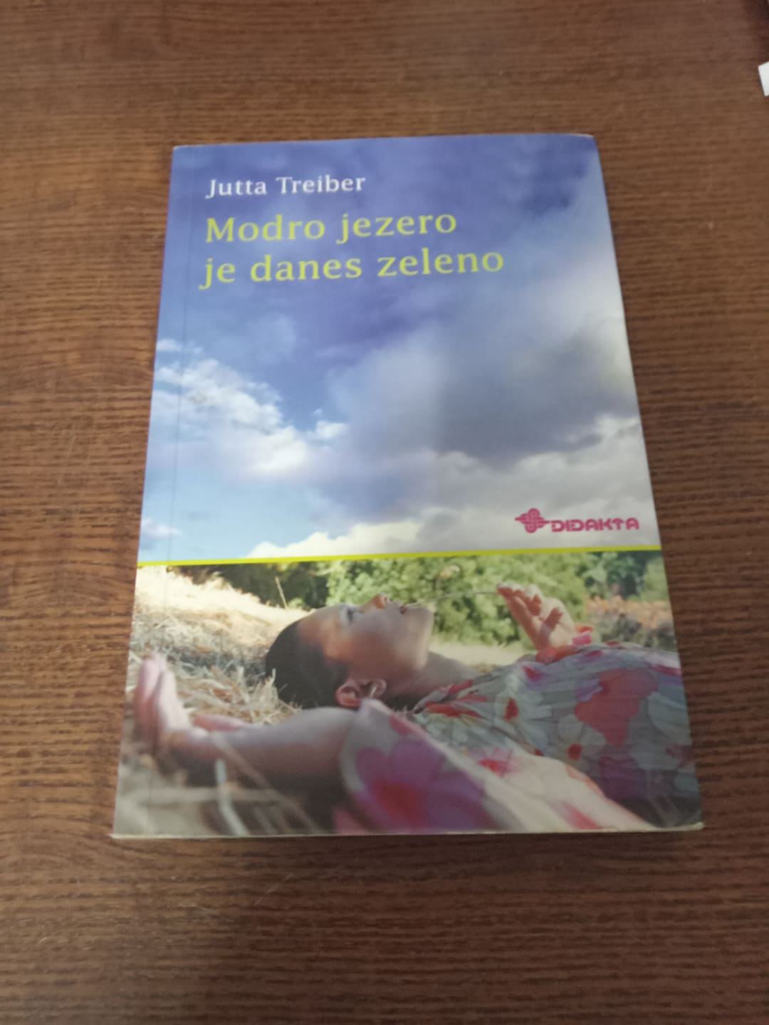 MODRO JEZERO JE DANES ZELENO