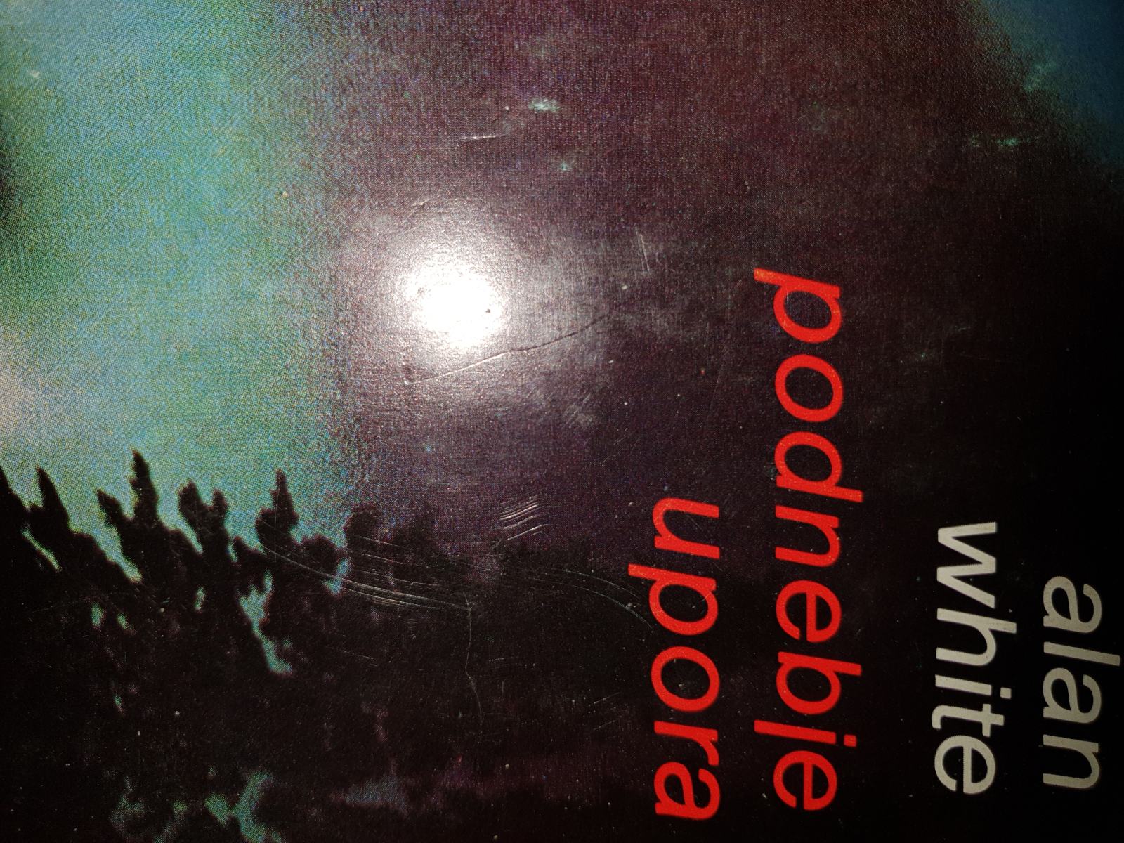 PODNEBJE UPORA - ALAN WHITE