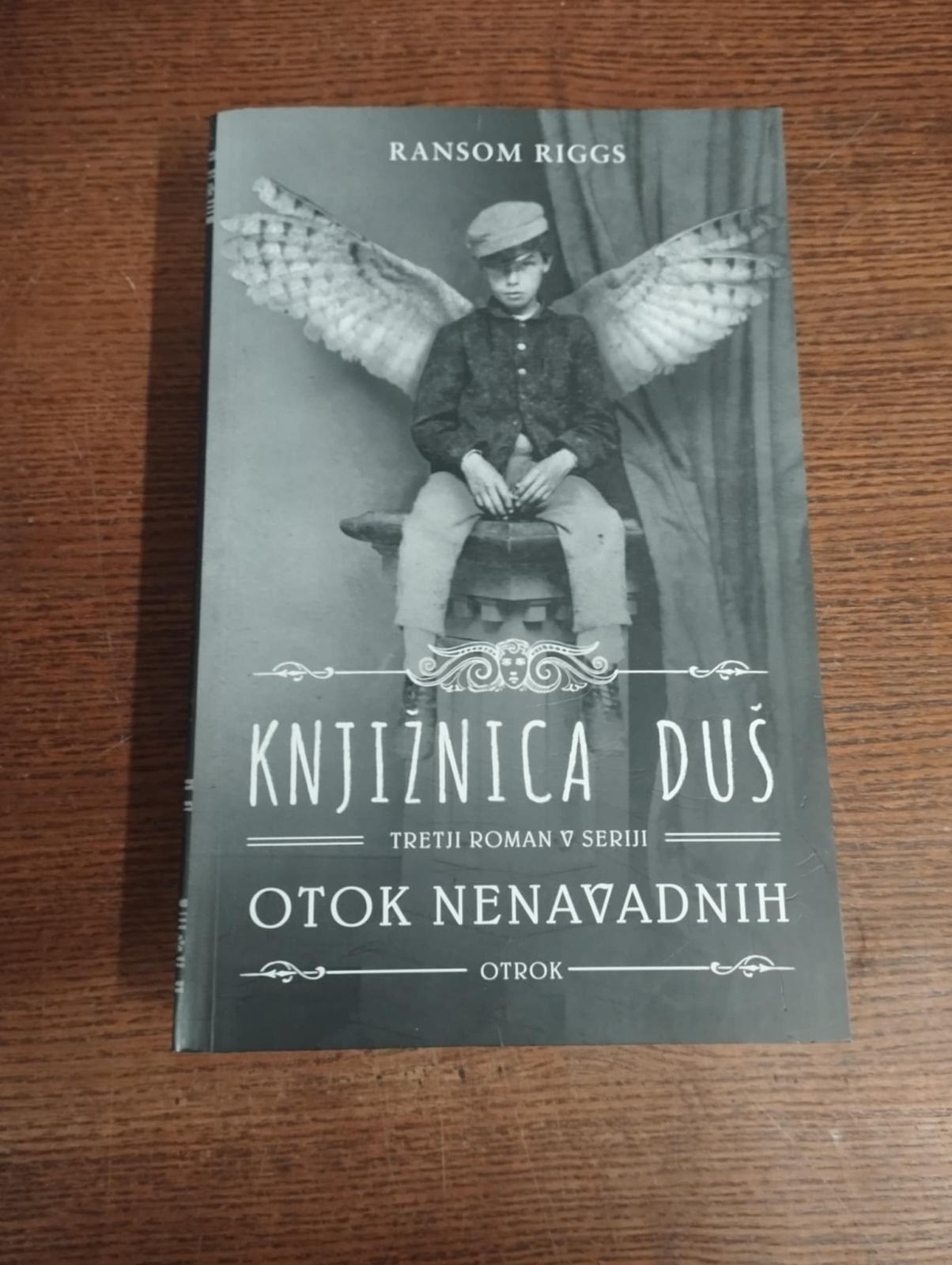 RANSOM RIGGS KNJIŽNICA DUŠ OTOK NENAVADNIH