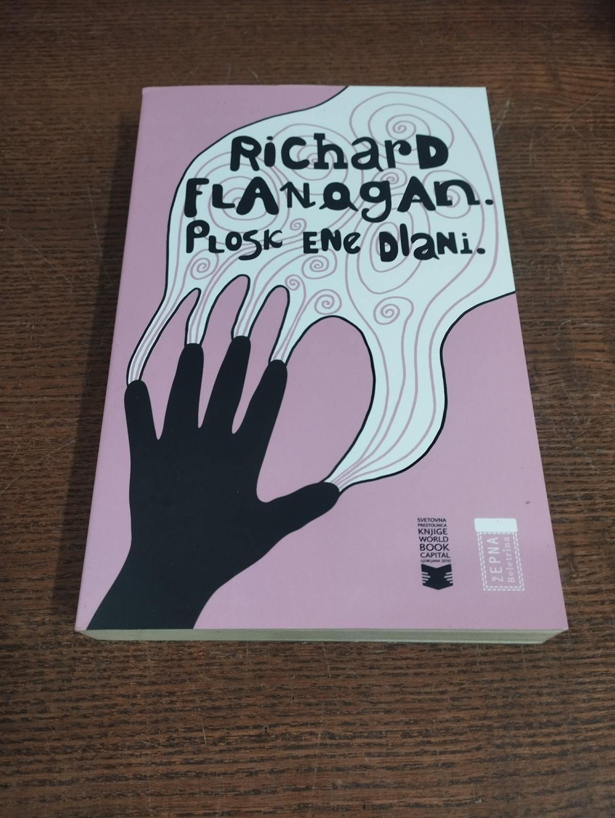 RICHARD FLANOGAN PLOSK ENE DLANI