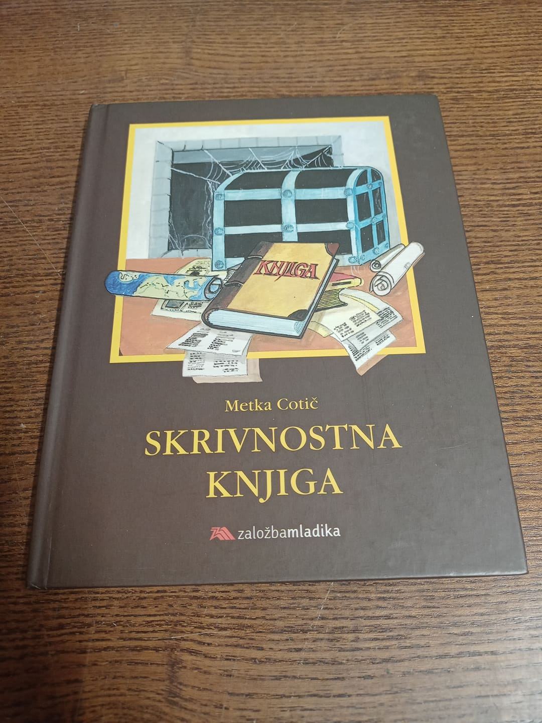 SKRIVNOSTNA KNJIGA