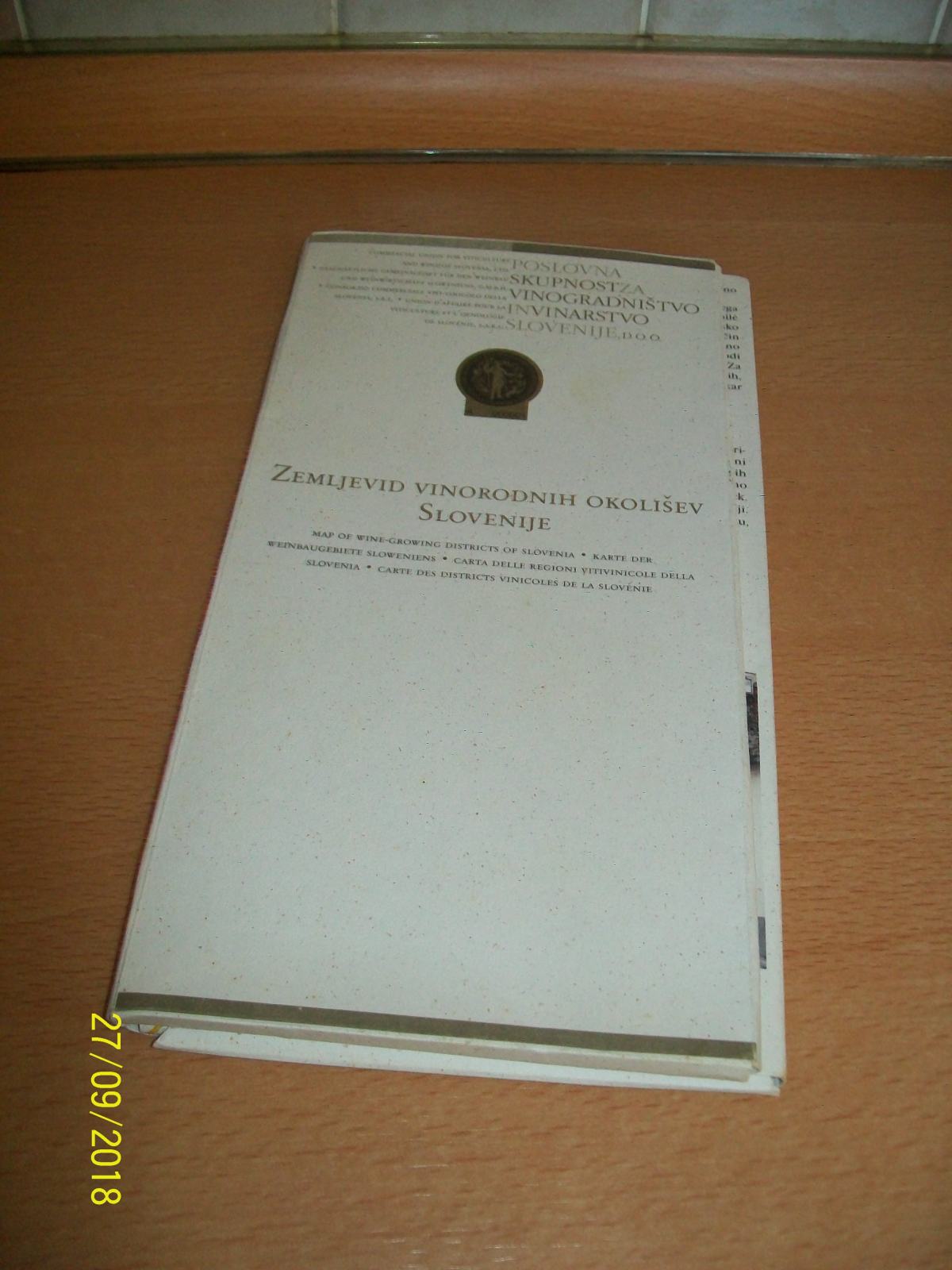 Zemljevid vinorodnih okolišev slovenije (knjižica + karta) M