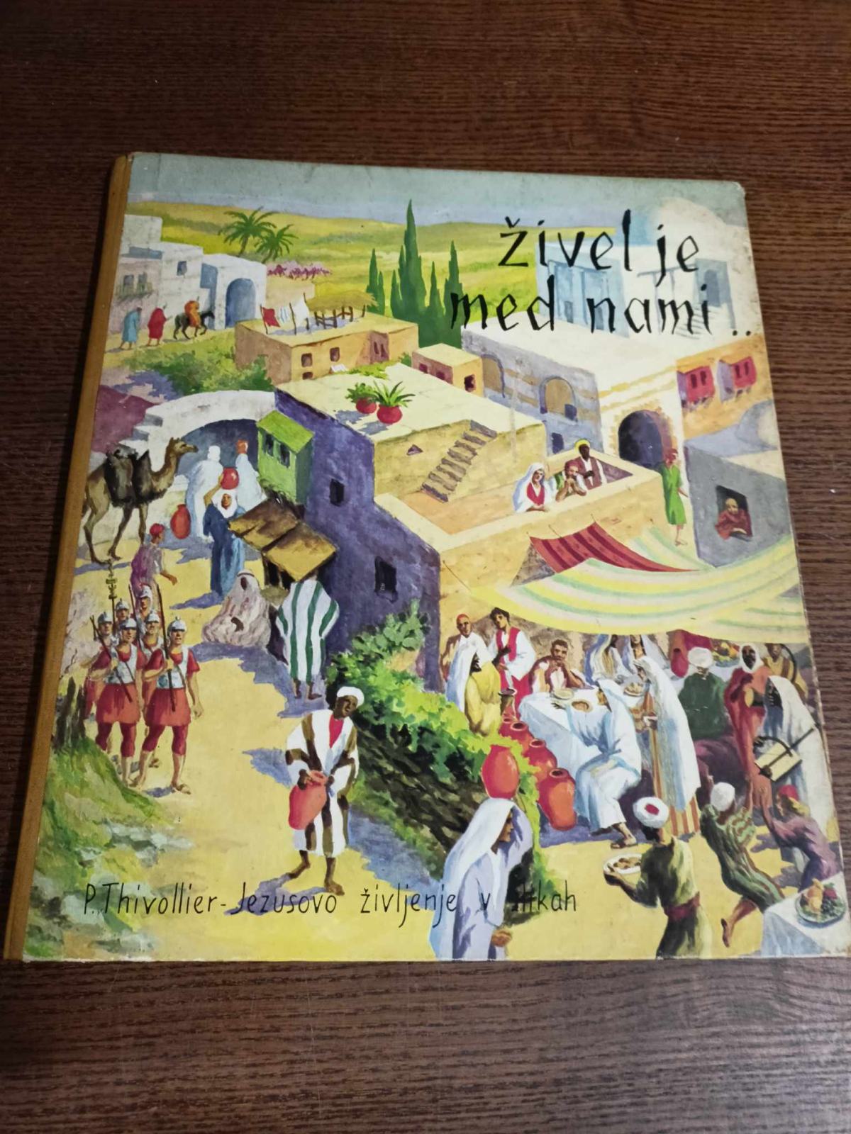 ŽIVEL JE MED NAMI