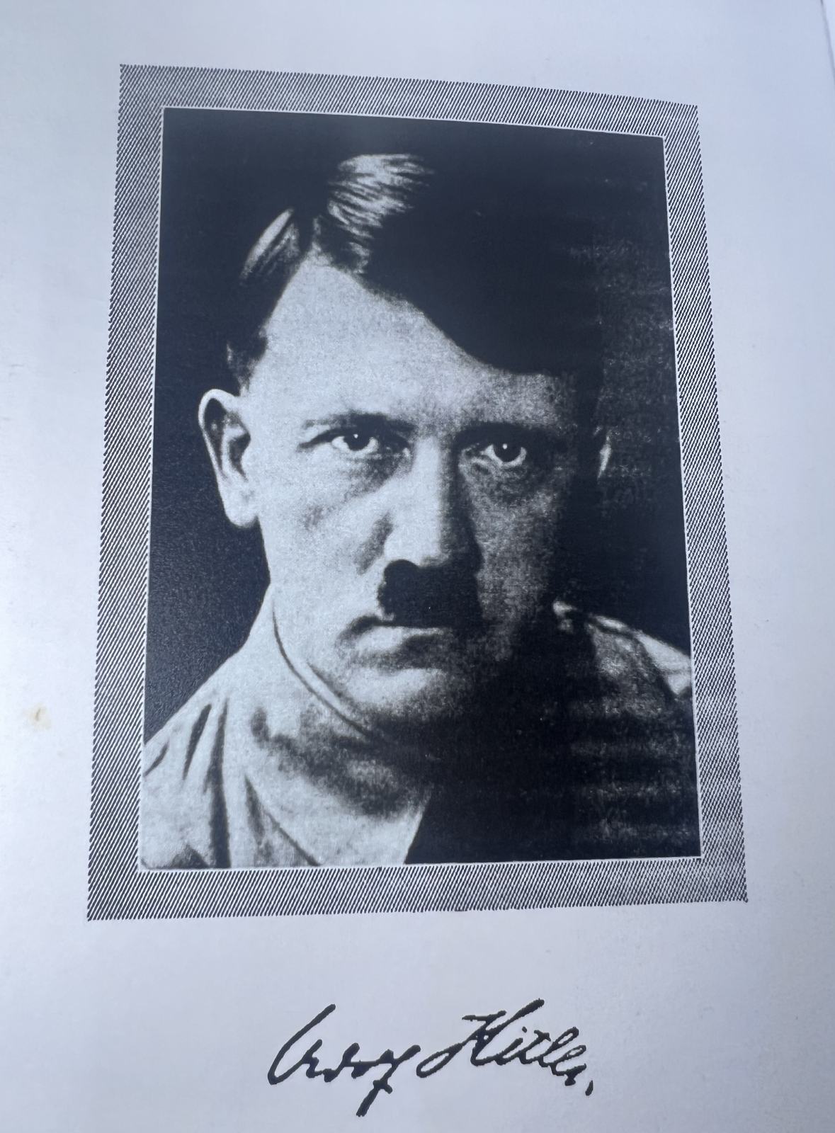 PREPOVEDANA KNJIGA: ADOLF HITLER Main Kampf - Moj Boj (Omejena izdaja)
