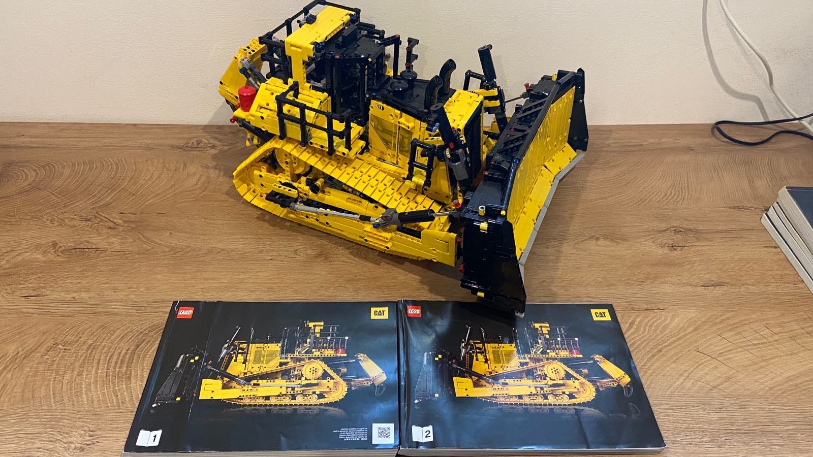 LEGO Technic 42131 Cat D11 Bulldozer