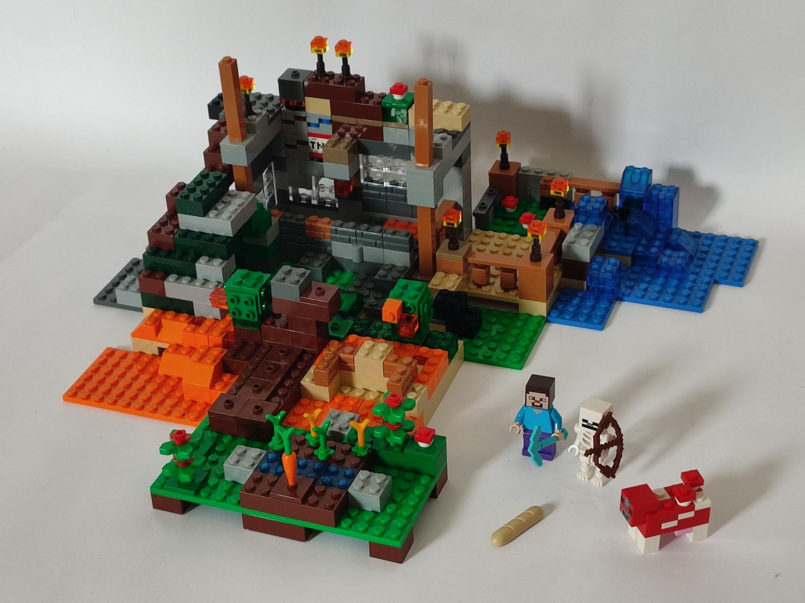 LEGO 21116 Minecraft Crafting Box (2014)