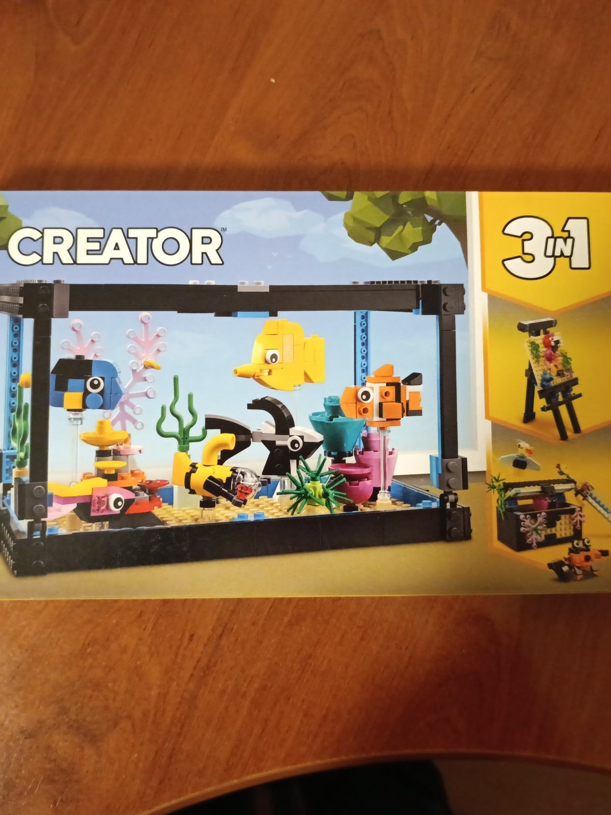 LEGO 31122 - Fish Tank