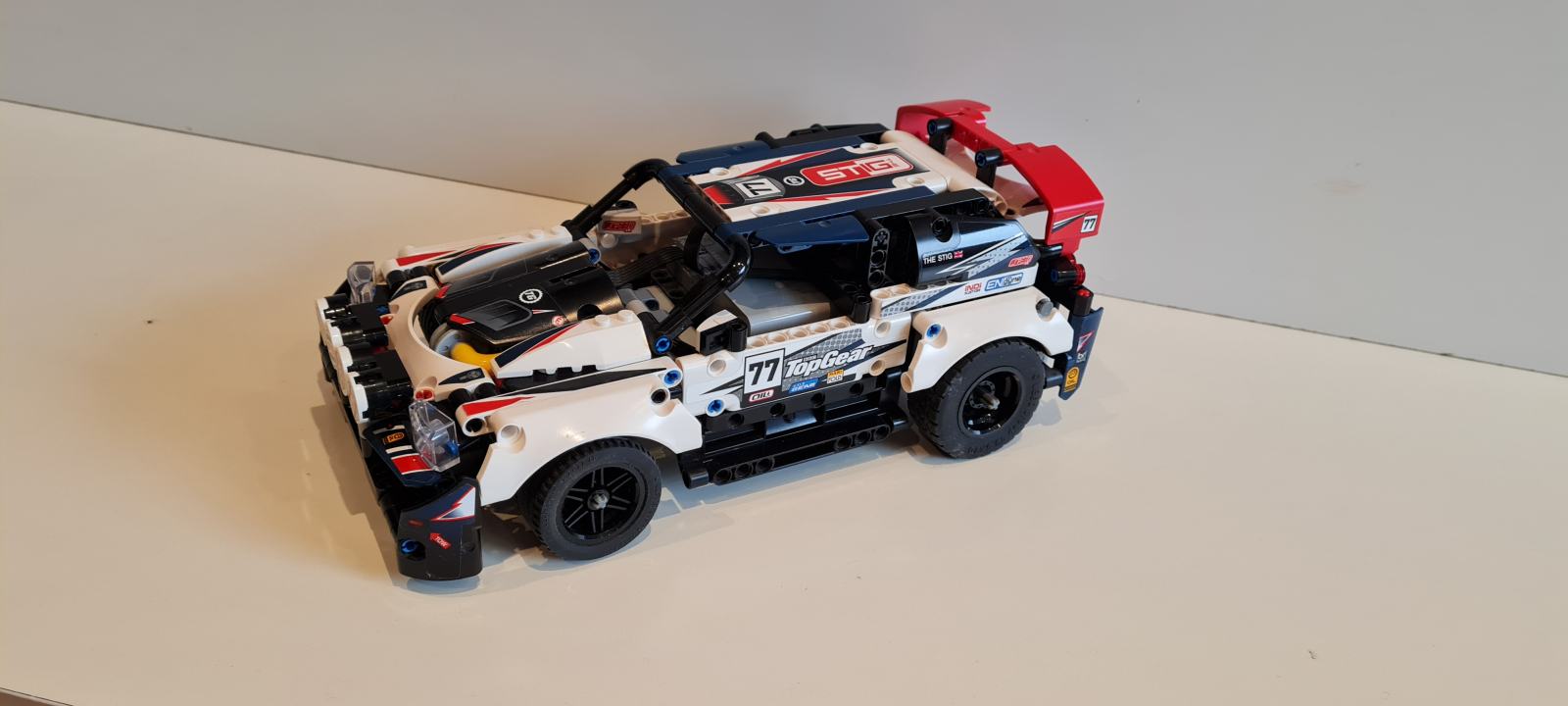 Lego 42109 Top gear rally car sestavljen
