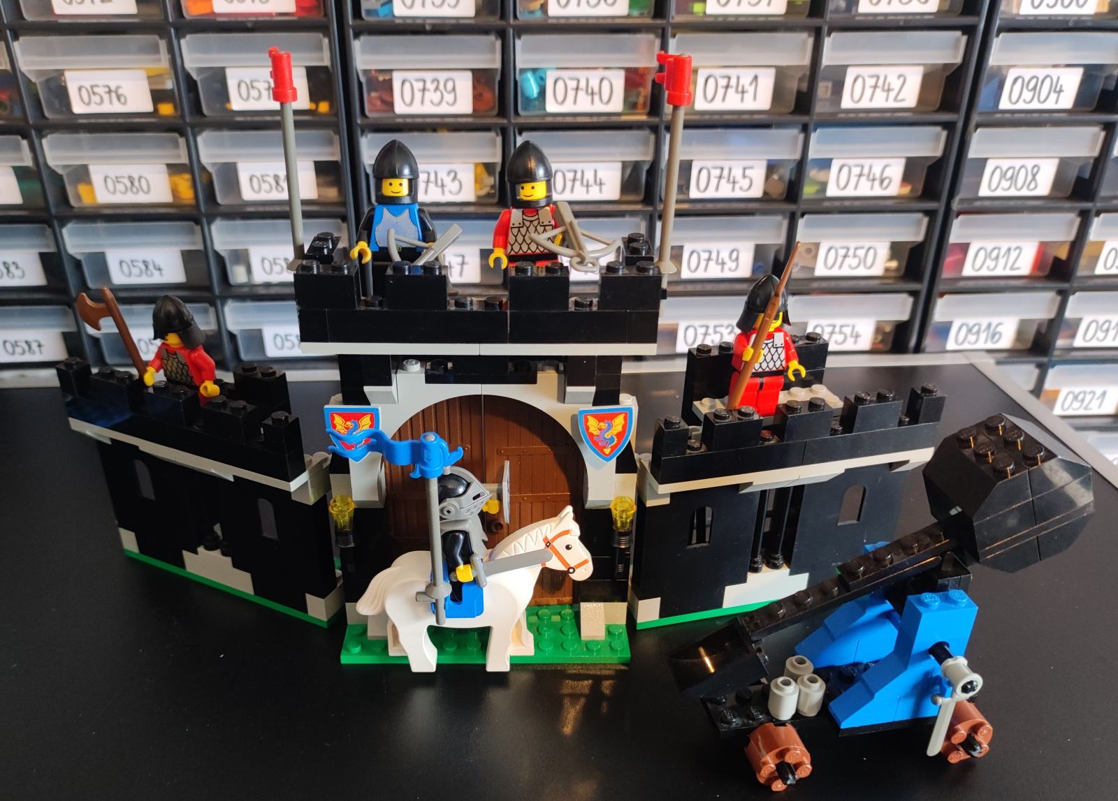 LEGO 6059 Knights Stronghold Castle