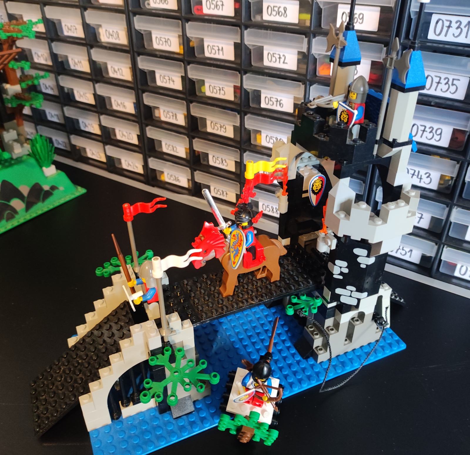 LEGO 6078 Royal Drawbridge Castle