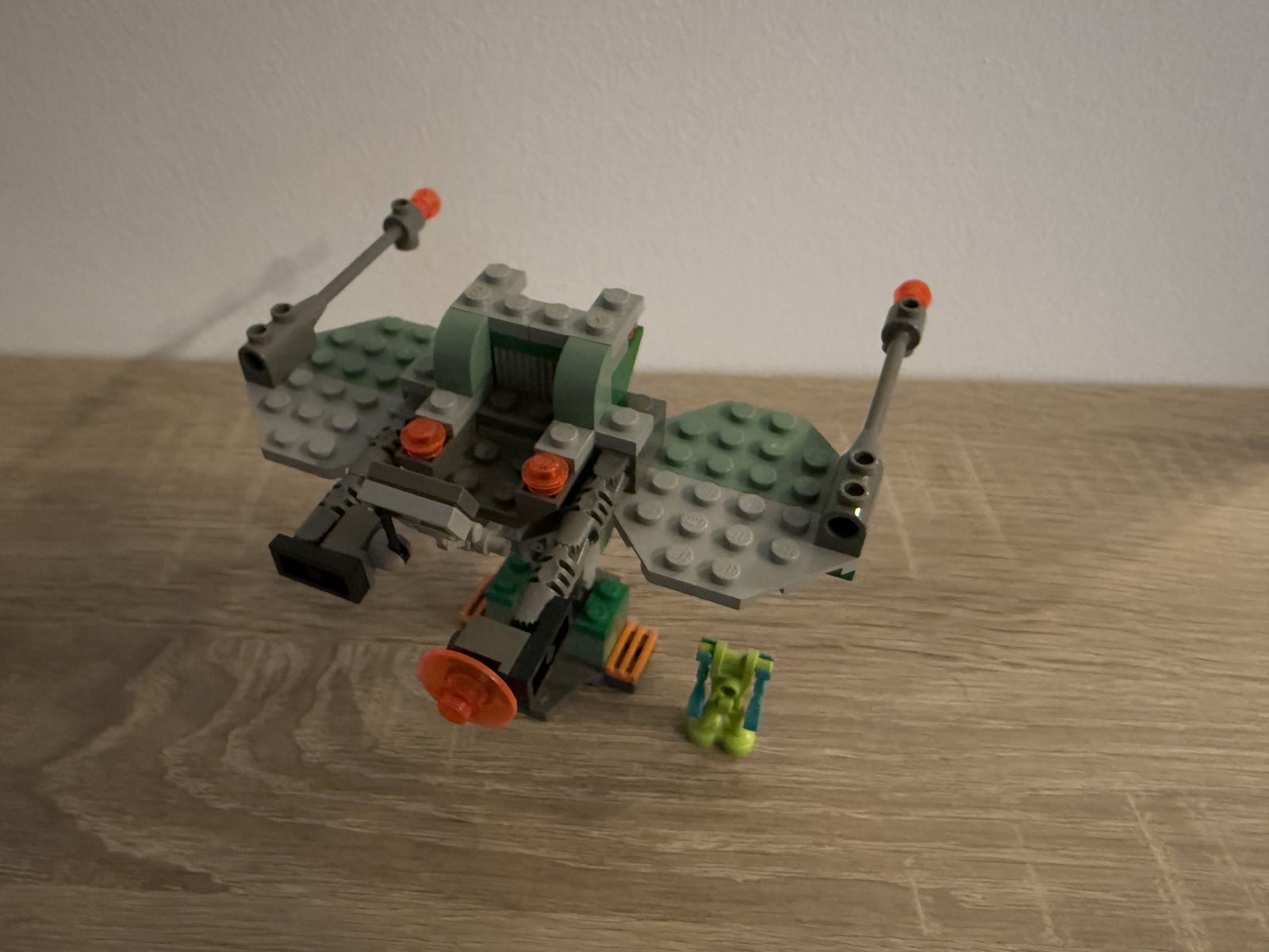 LEGO 7311 Red Planet Cruiser (nepopoln)